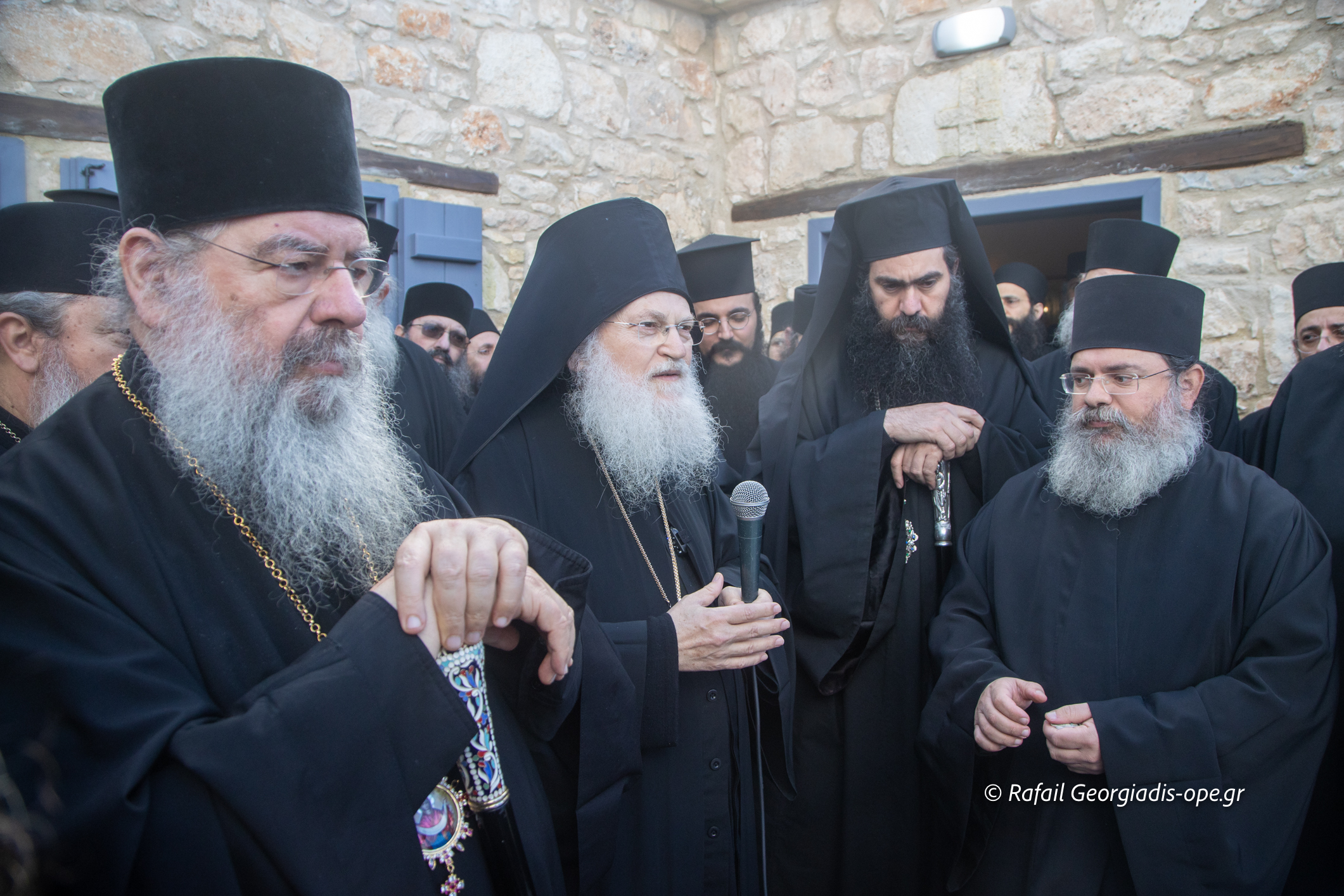 Αγιασμός στην πατρική οικεία του μακαριστού Γέροντα Ιωσήφ Βατοπαιδινού ...