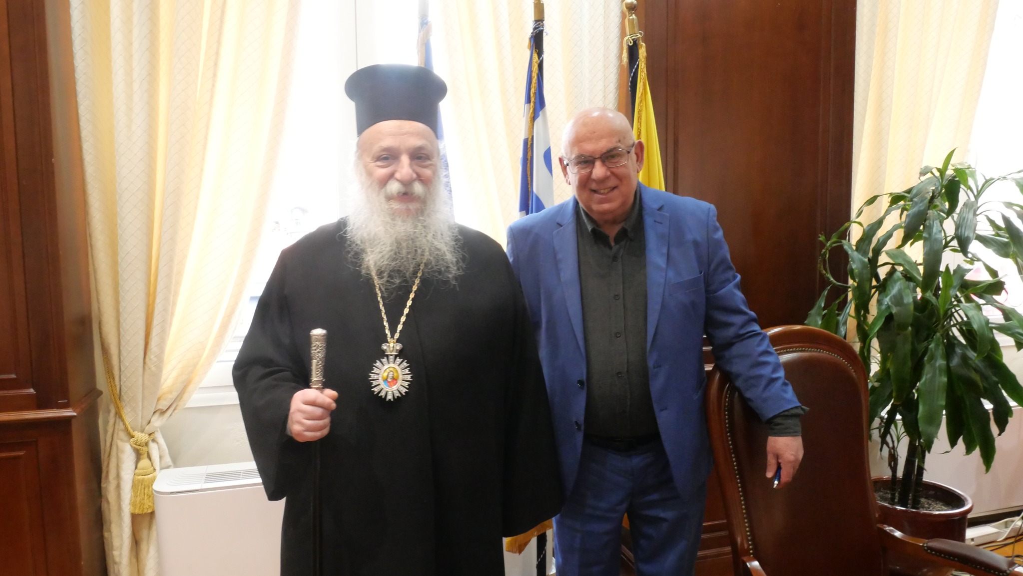 Συνάντηση του Δημάρχου Γρεβενών με τον Μητροπολίτη Δαβίδ - Ορθοδοξία ...