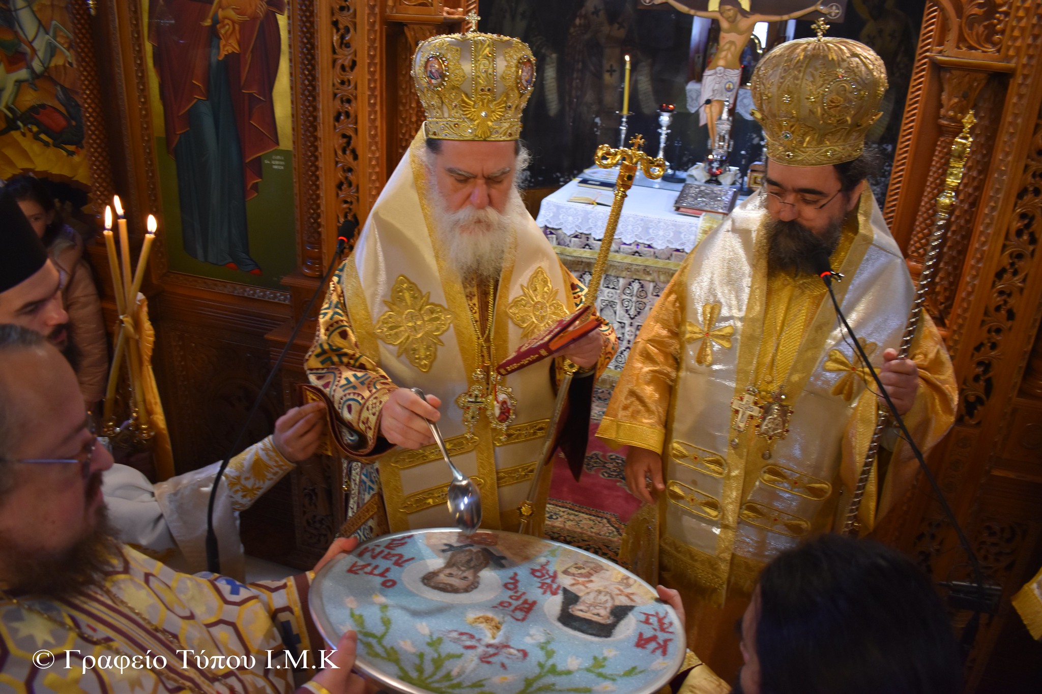 Καστοριά: Αρχιερατικό Συλλείτουργο ενώπιον της Τιμίας Κάρας του Αγίου ...