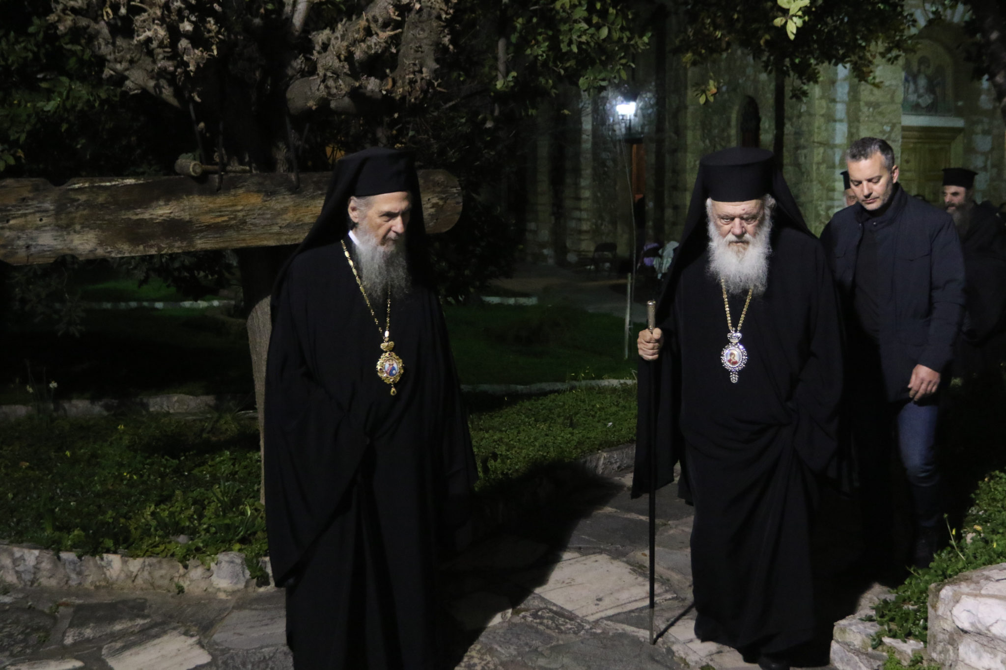 Ο Αρχιεπίσκοπος Iερώνυμος στην κουρά του μοναχού Νικοδήμου - Ορθοδοξία ...