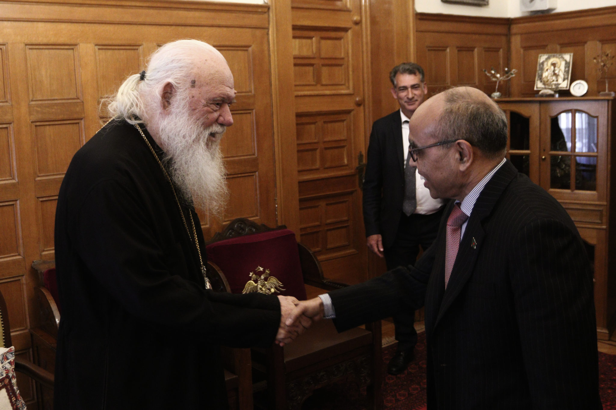 Στον Αρχιεπίσκοπο Ιερώνυμο ο Πρέσβης του Μπαγκλαντές και ο Πρόεδρος του ...