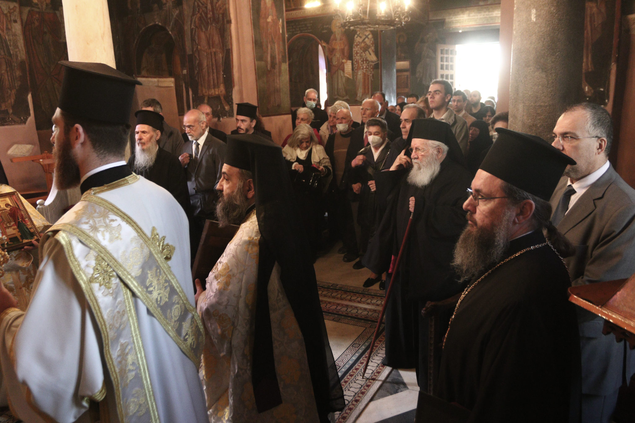 Στο Καθολικό της Ιεράς Μονής Ασωμάτων Πετράκη η Συνοδική Θεία ...