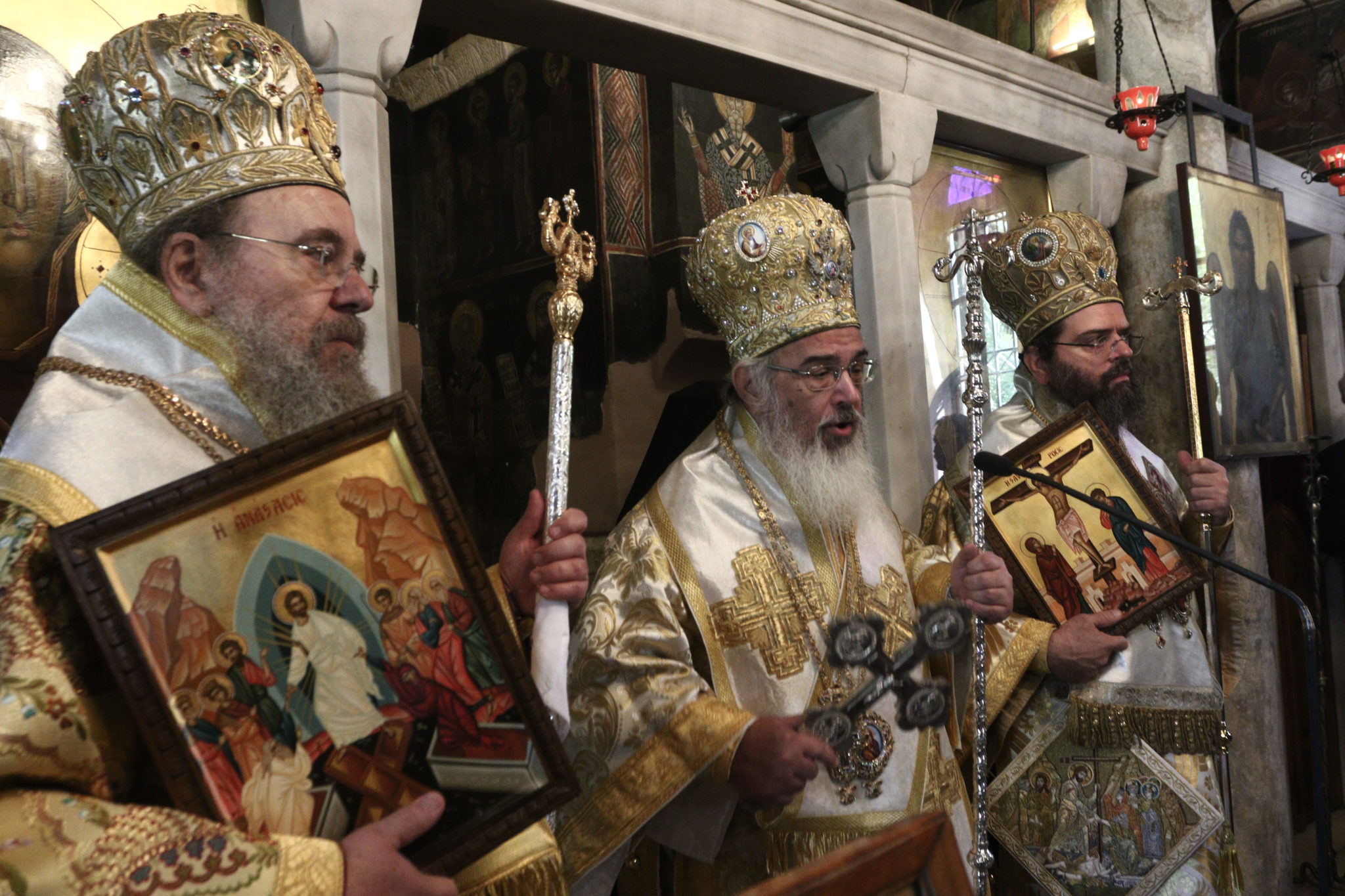 Στο Καθολικό της Ιεράς Μονής Ασωμάτων Πετράκη η Συνοδική Θεία ...