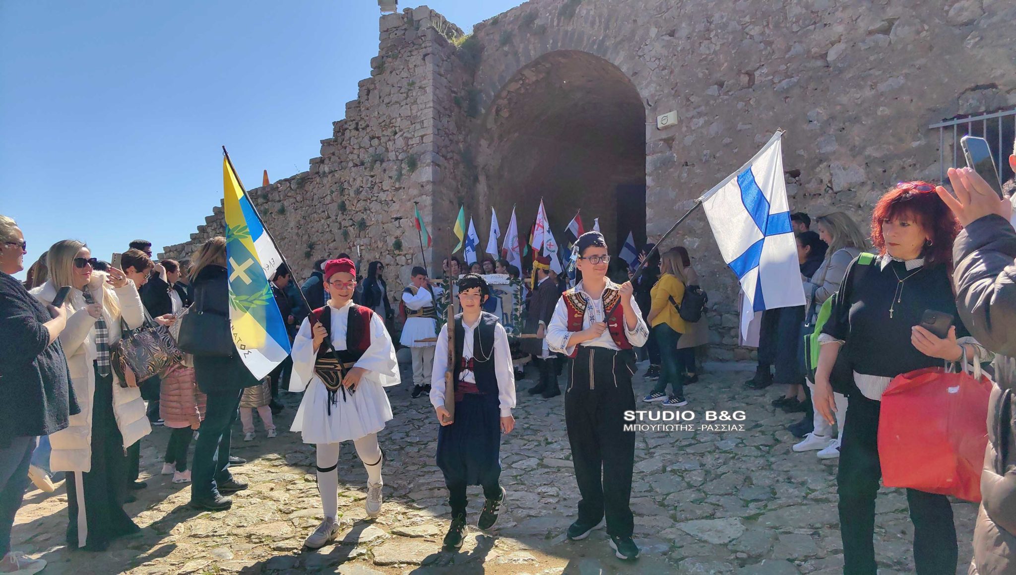 Παλαμήδι: Αναπαράσταση της δίκης του Κολοκοτρώνη από μαθητές Δημοτικού ...