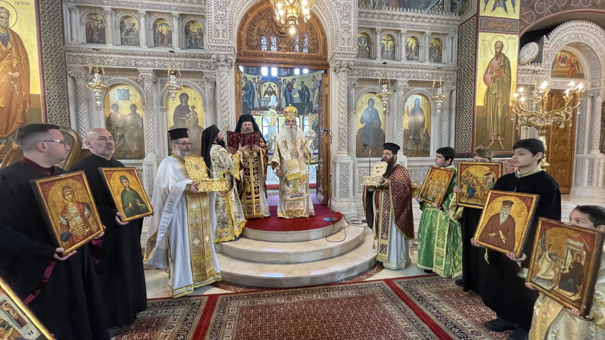 Κυριακή της Ορθοδοξίας στον Καθεδρικό Ιερό Ναό Αγίας Τριάδος Πειραιώς ...