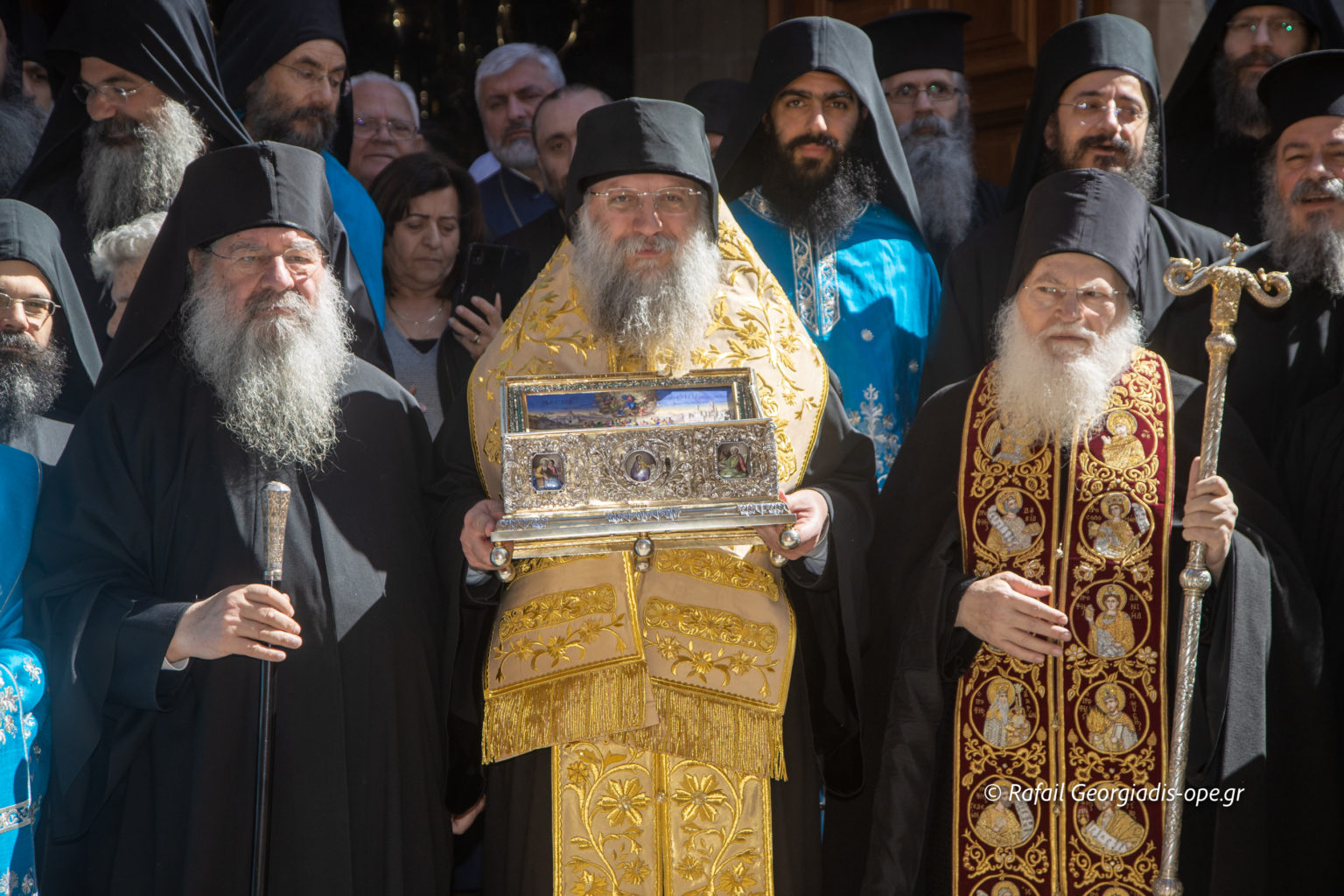 Η Αγία Ζώνη αναχώρησε από την Ιερά Μονή Μαχαιρά, για να ευλογήσει ...