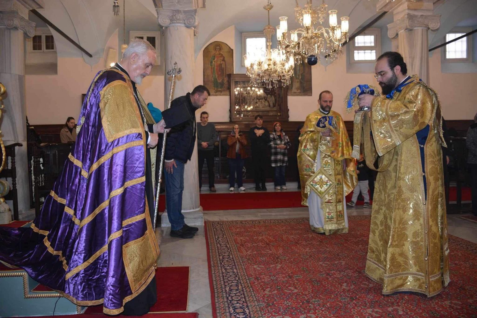 Elder Metropolitan Emmanuel of Chalcedon officiates at the Church of ...
