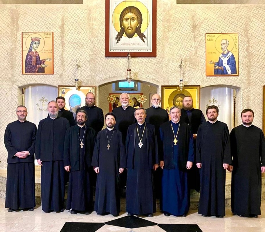 Întâlnire clericală și lansare de carte la Parohia „Sfântul Ștefan cel Mare” din Viena ...