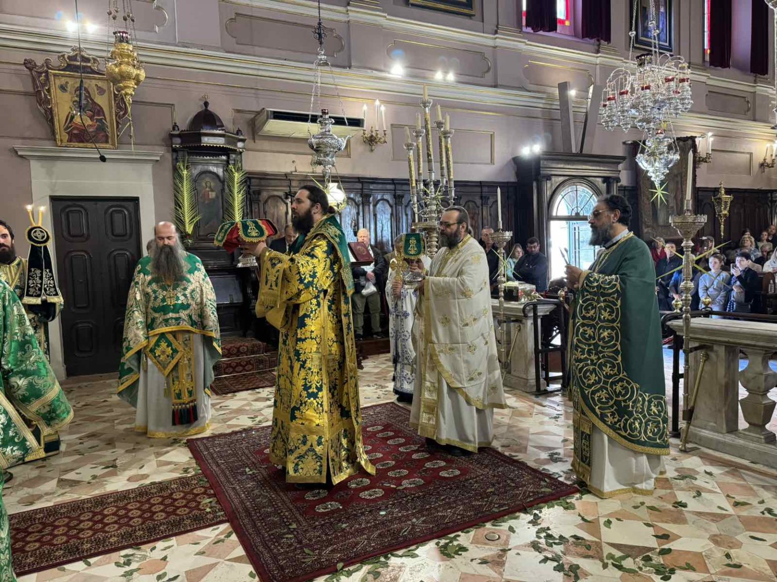 Κέρκυρα: Κυριακή των Βαΐων και λιτανεία του Αγίου Σπυρίδωνος ...