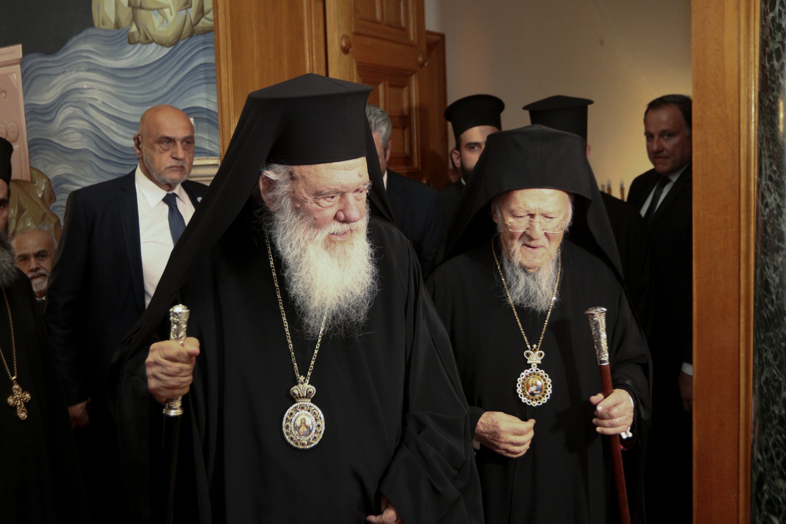 Ο Αρχιεπίσκοπος Ιερώνυμος υποδέχθηκε τον Οικουμενικό Πατριάρχη ...