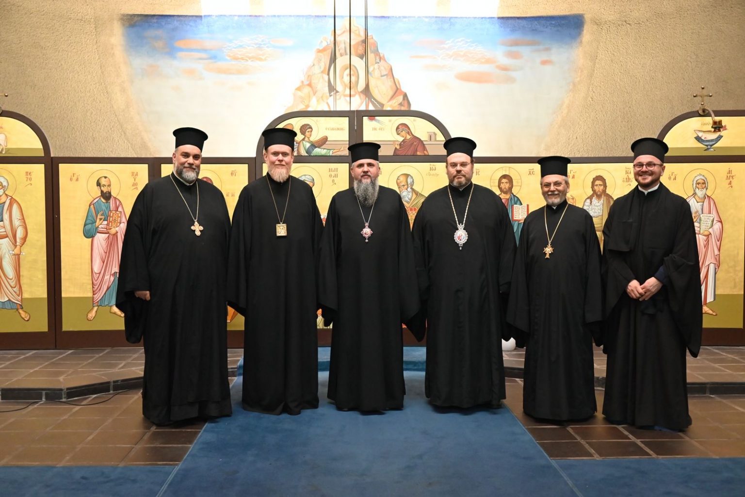 Ο Μητροπολίτης Κιέβου και πάσης Ουκρανίας Επιφάνιος στο Σαμπεζύ στην ...