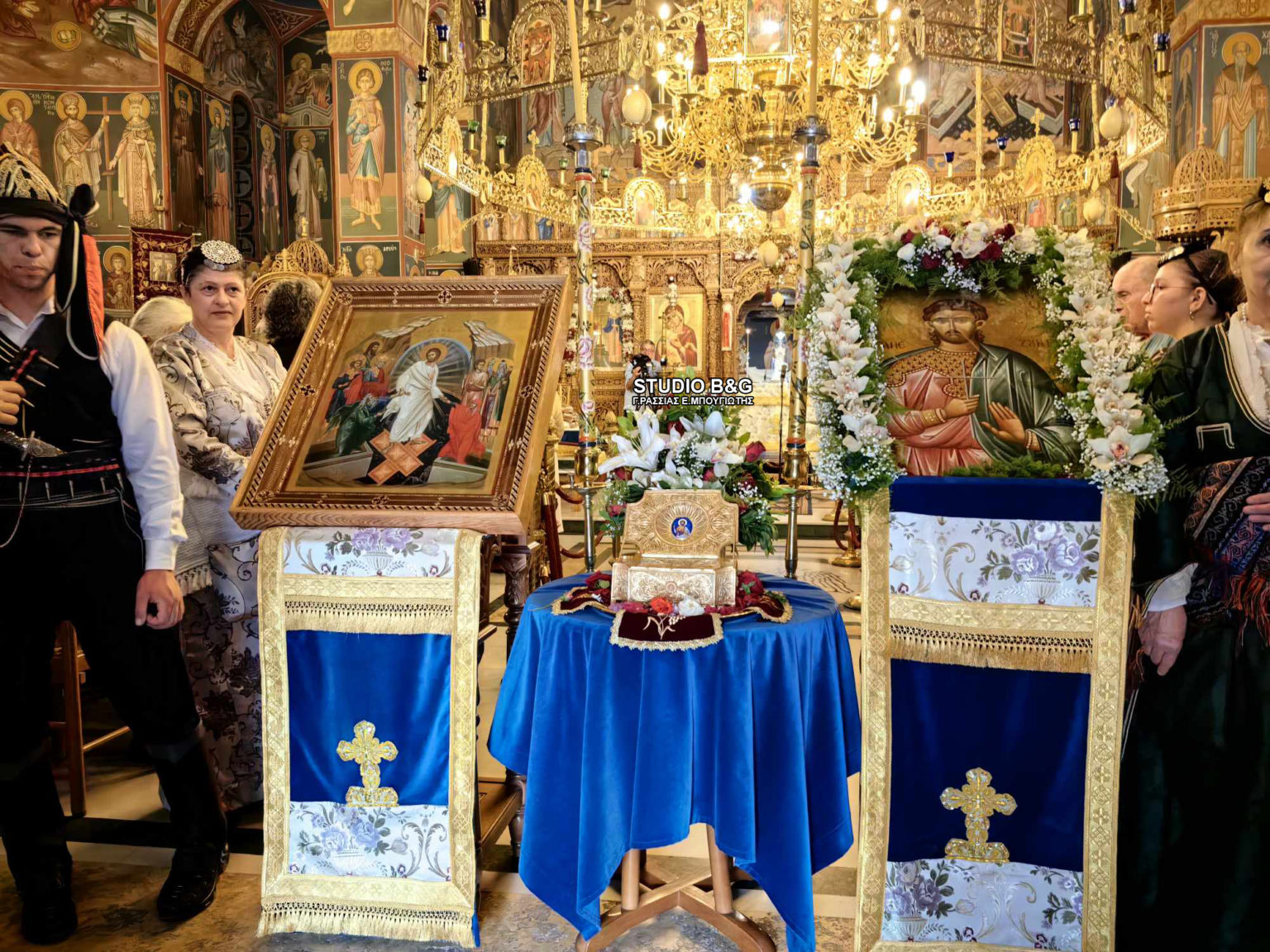 Η περιφορά της εικόνας των Αγίων Κωνσταντίνου και Ελένης στο Ναύπλιο ...