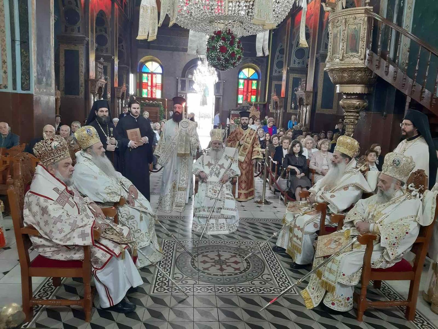 Ο Μητροπολίτης Ύδρας στην Καρδίτσα για την υποδοχή της Τιμίας Κάρας του ...