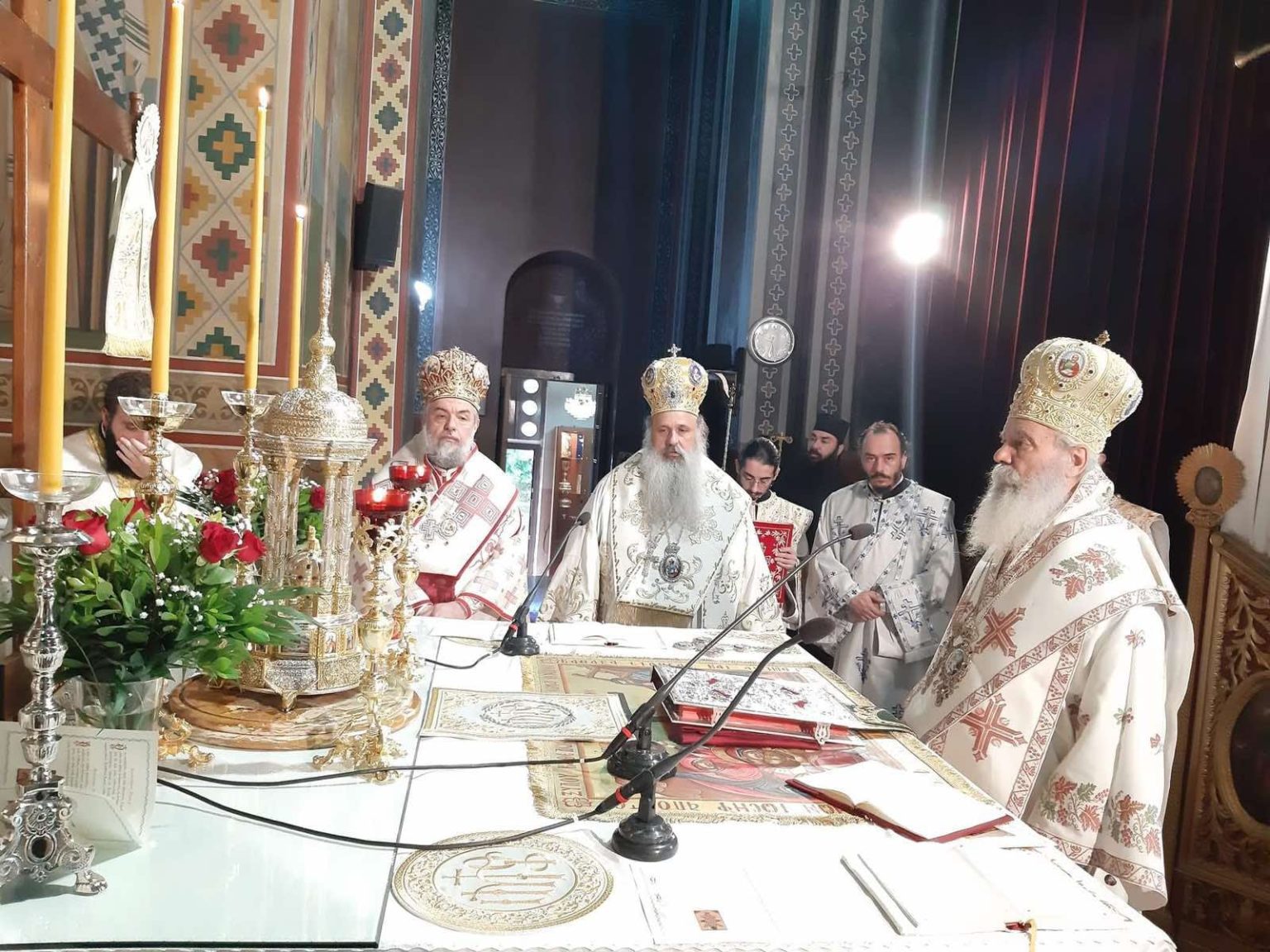 Ο Μητροπολίτης Ύδρας στην Καρδίτσα για την υποδοχή της Τιμίας Κάρας του ...