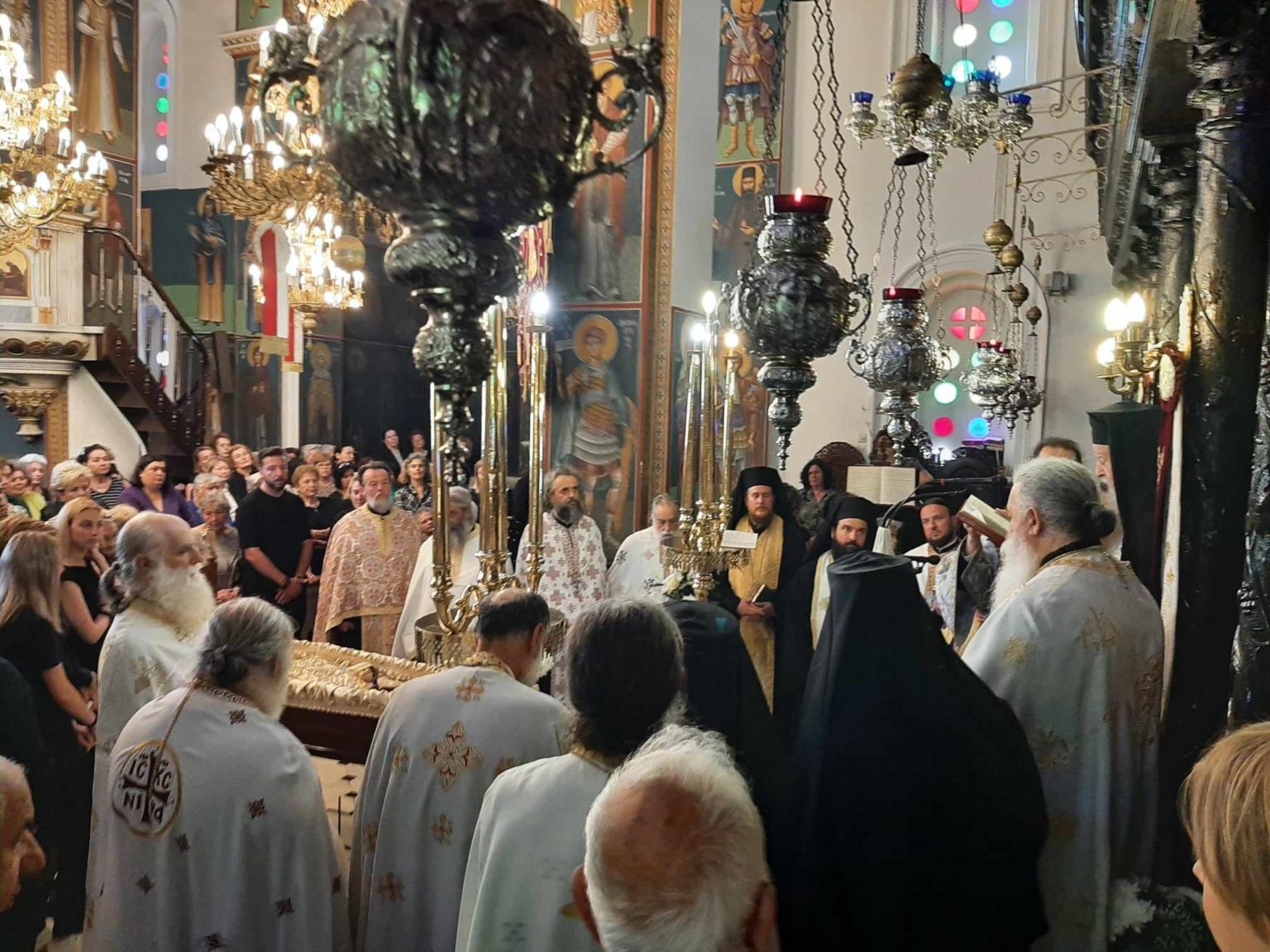 Η Εξόδιος Ακολουθία του Πρωτοπρεσβυτέρου Κωνσταντίνου Φράγκου στην ...