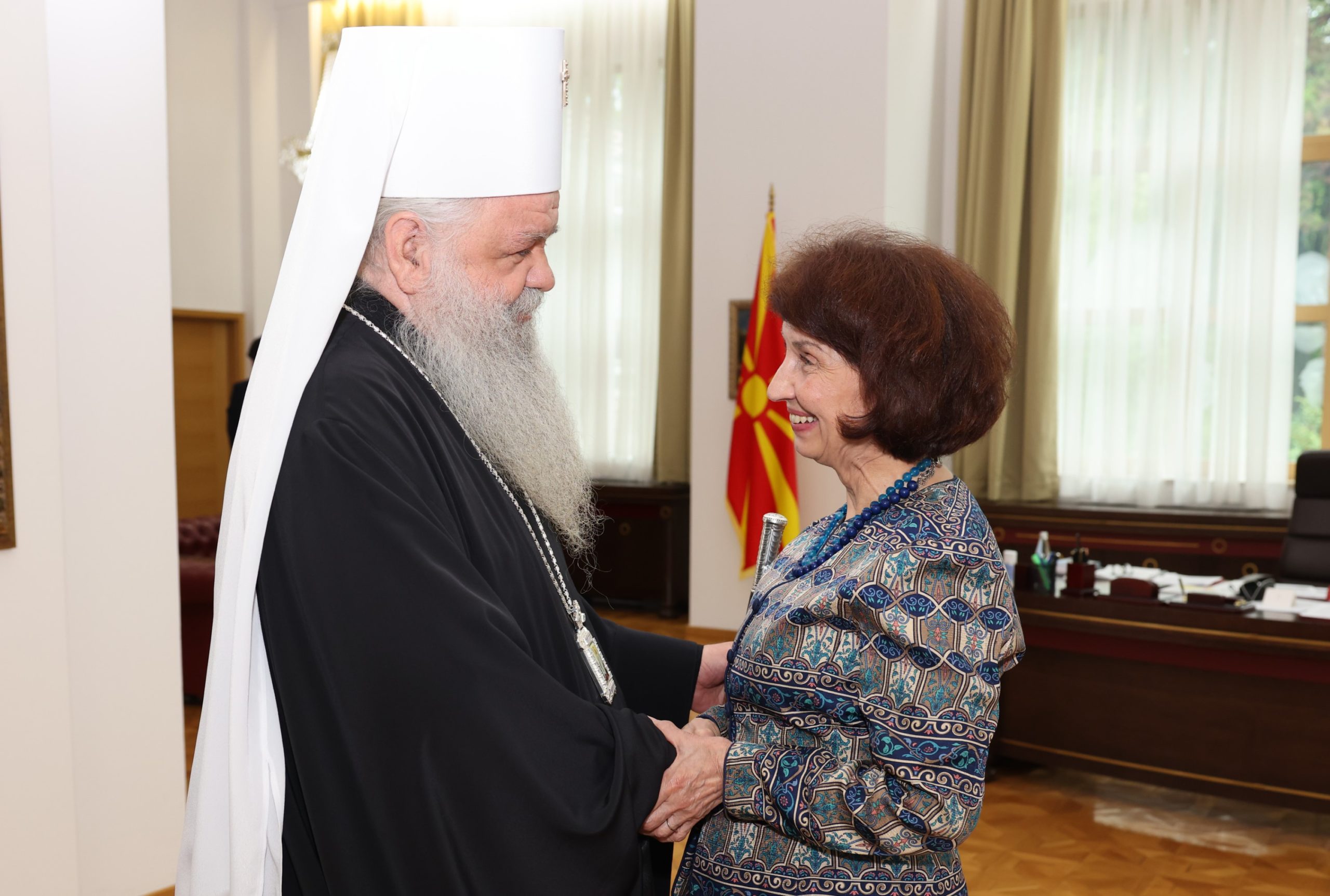 Η προεδρία των Σκοπίων αποκαλεί ως "Μακεδονική" την Ορθόδοξη Εκκλησία ...