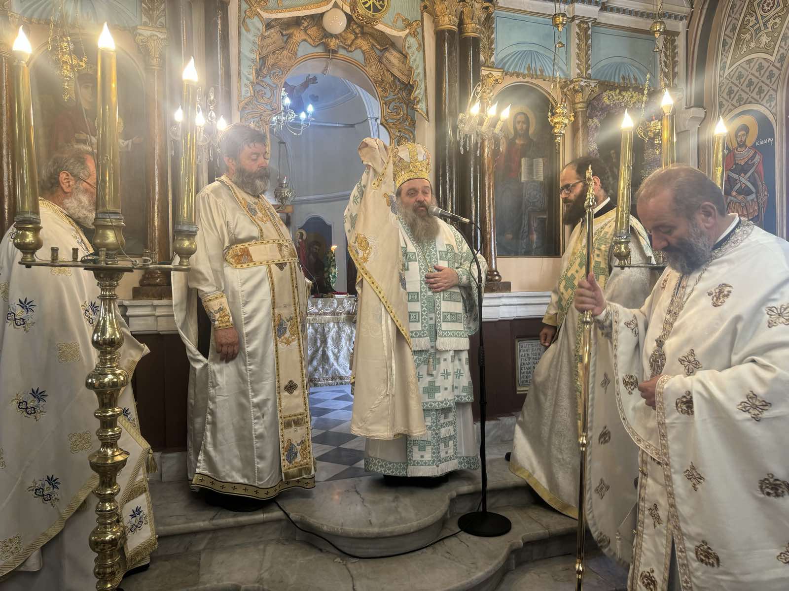 Ο Μητροπολίτης Χίου χειροτόνησε Πρεσβύτερο τον Διάκονο π. Κωνσταντίνο ...