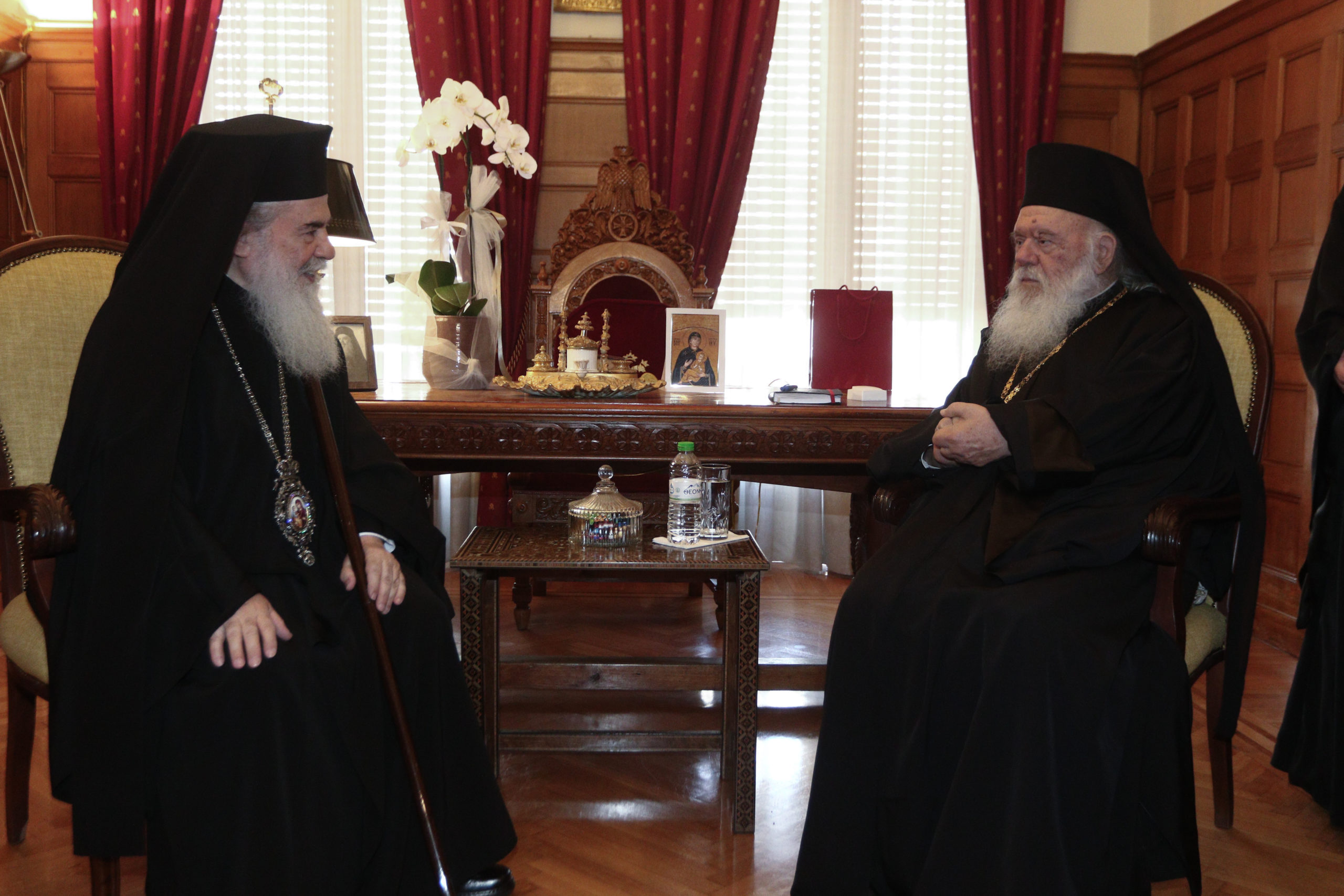Η συνομιλία Αρχιεπισκόπου-Πατριάρχη Ιεροσολύμων στη συνάντηση στην ...