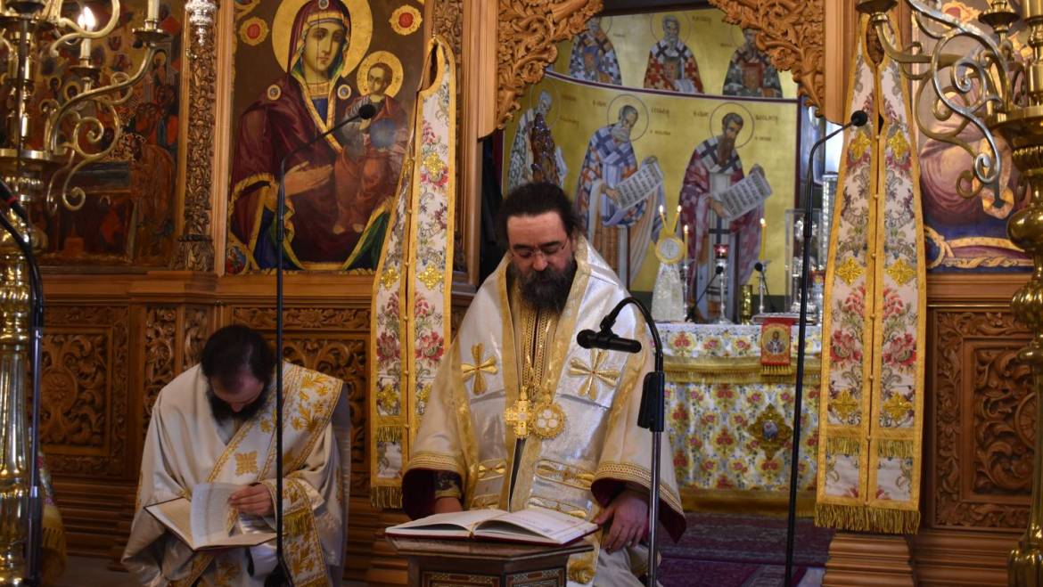 Η Κυριακή της Πεντηκοστής στον Ιερό Μητροπολιτικό Ναό Καστοριάς ...
