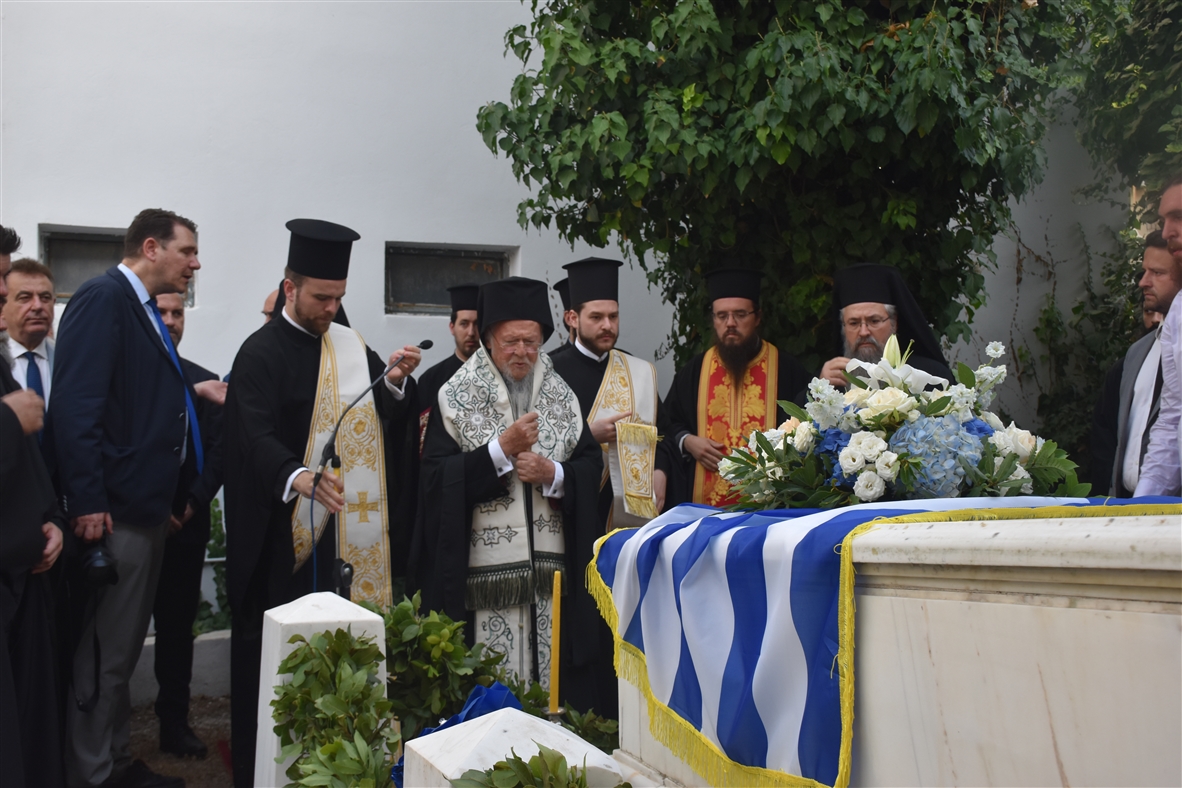 The Ecumenical Patriarch conducts memorial service at the grave of ...