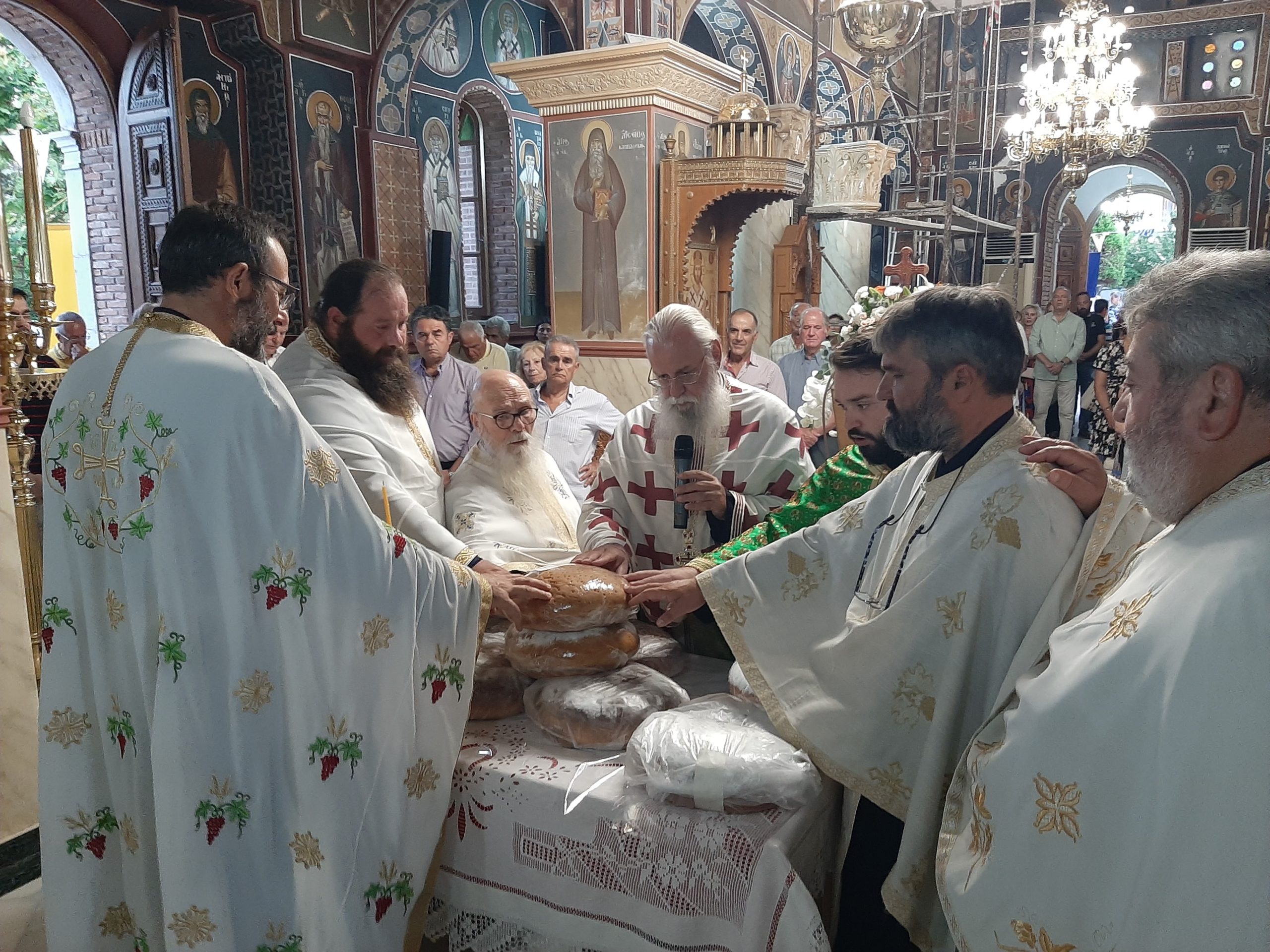 Πανηγυρικός Εσπερινός Αγίου Παντελεήμονος στην Παραλία Αυλίδος ...