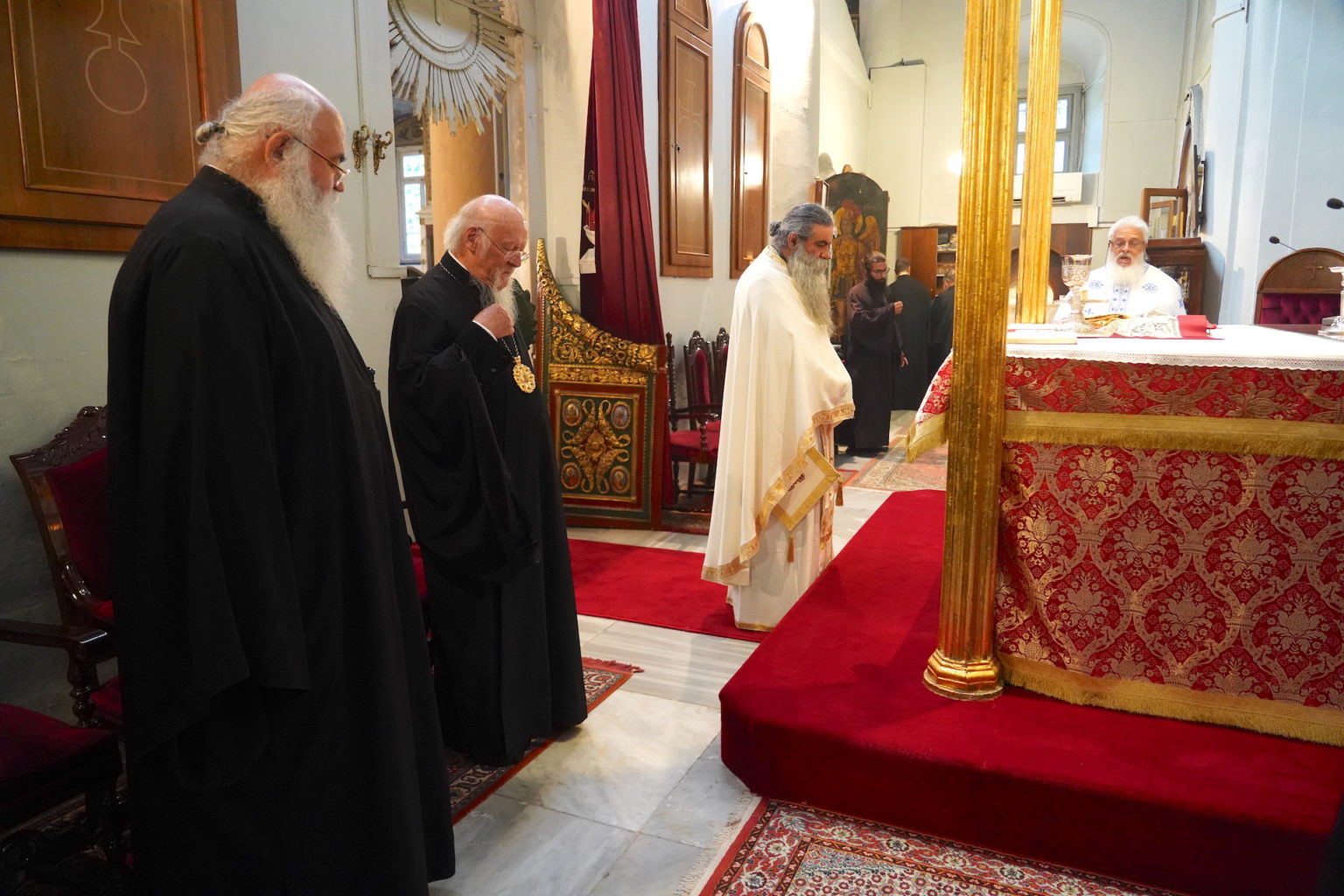 Συνάντηση Οικουμενικού Πατριάρχη με τον Αρχιεπίσκοπο Κύπρου στην Ιερά ...