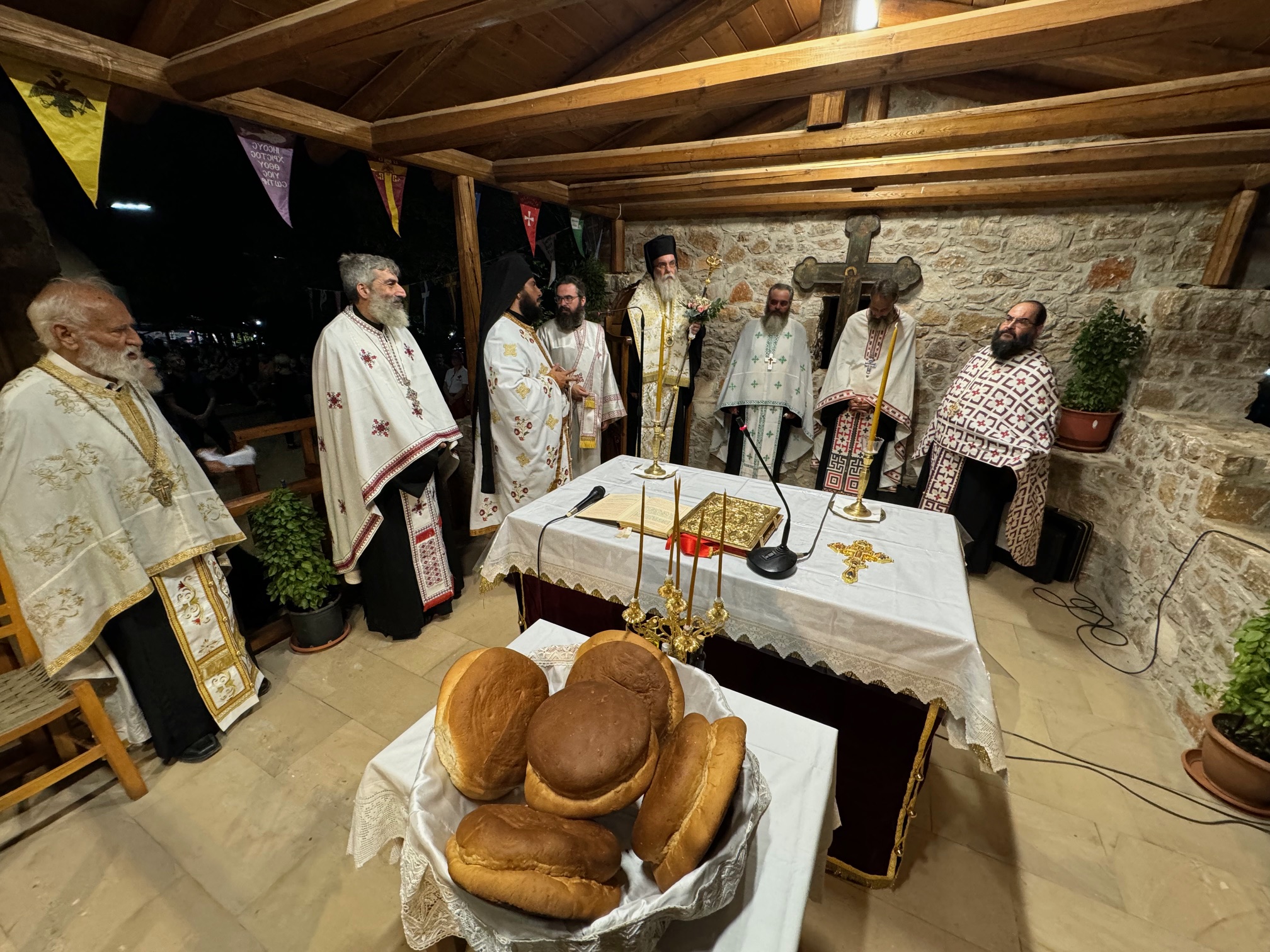 Χιλιάδες προσευχές στην έρημο του Γκιώνα - Ορθοδοξία News Agency
