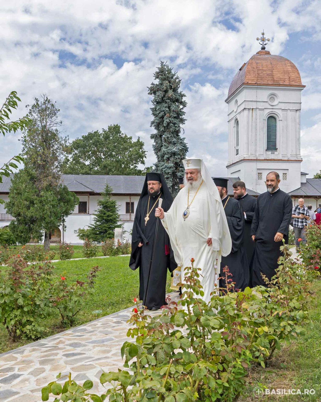 The Glory of Christ: A reflection by Patriarch Daniel at Cernica ...