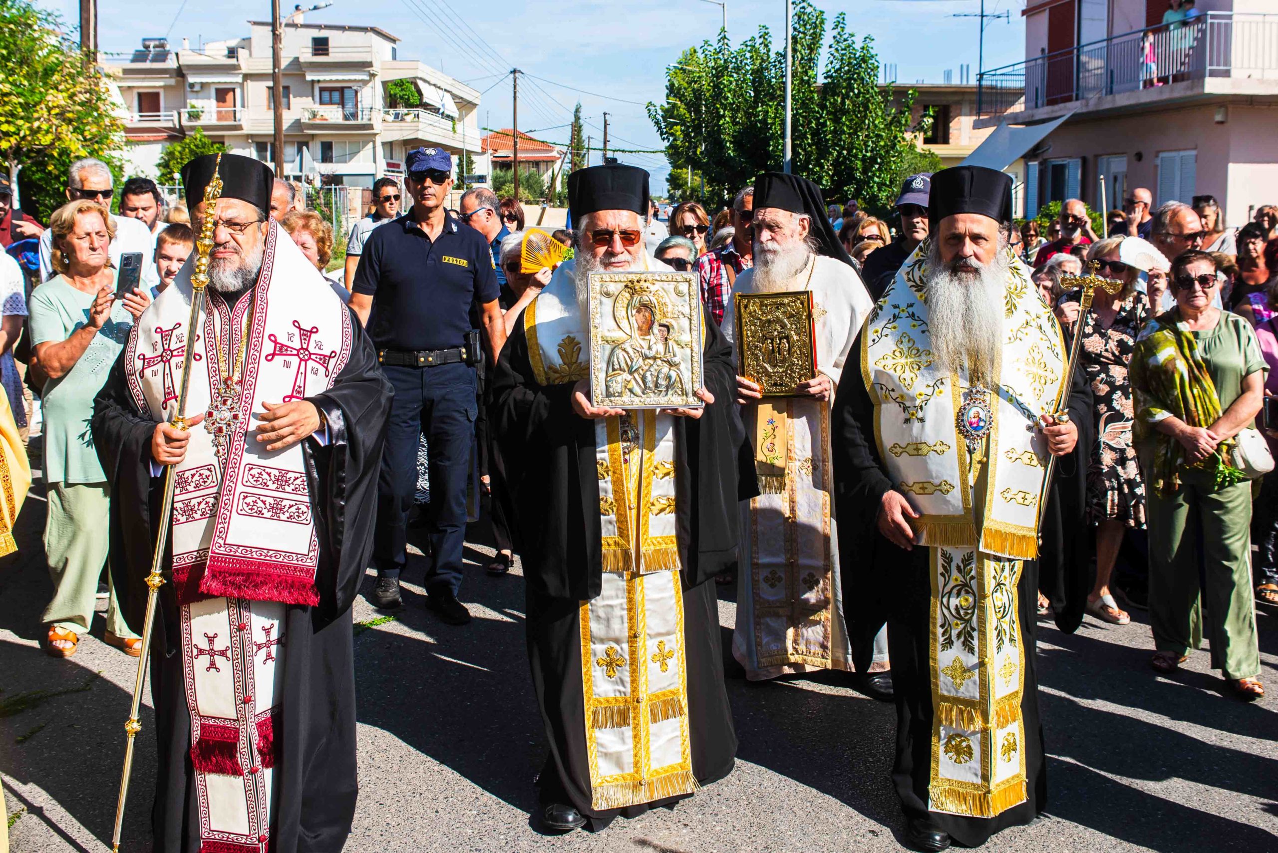 Πλήθος πιστών για την Ιερά Εικόνα της Παναγίας Βουλκανιώτισσας στη ...