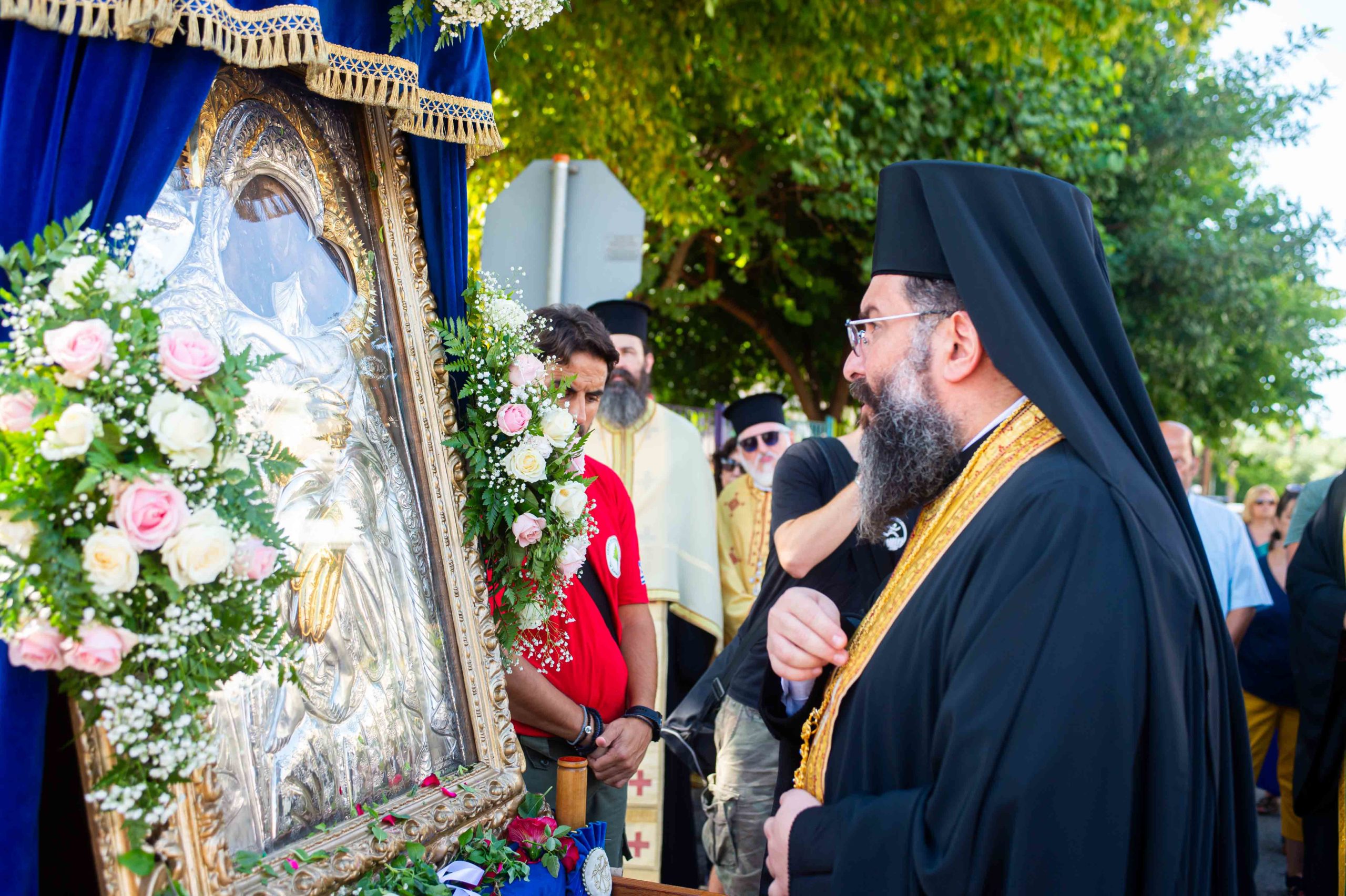 Αναχώρησε για το μοναστήρι της η Ιερά Εικόνα της Παναγίας της ...