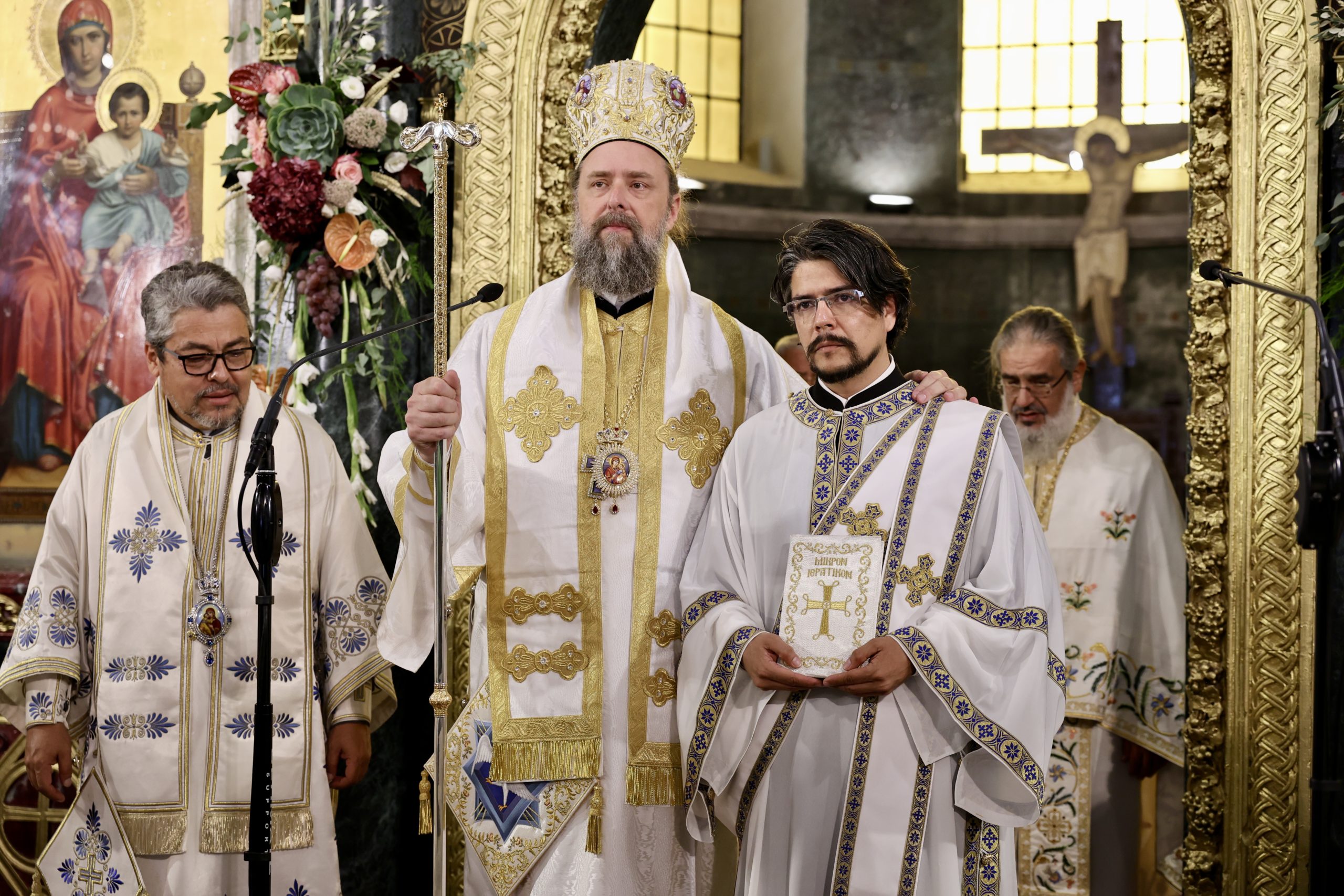 Η πανήγυρη της Αγίας Σοφίας στον Καθεδρικό Ναό Θεσσαλονίκης (ΦΩΤΟ ...