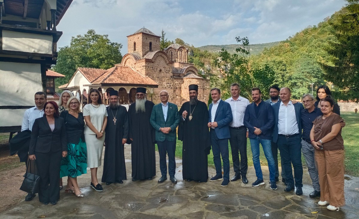 Ο Πρωθυπουργός της Σερβίας επισκέφθηκε δύο ιστορικά μοναστήρια ...