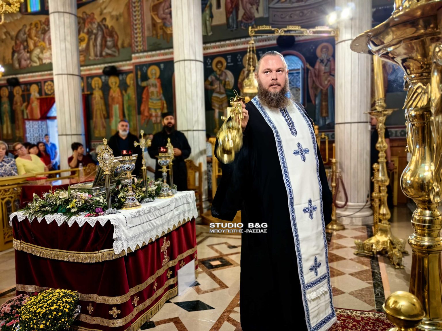 Το Ιερό Λείψανο της Αγίας Άννης αναχώρησε για το Άγιον Όρος μετά το ...