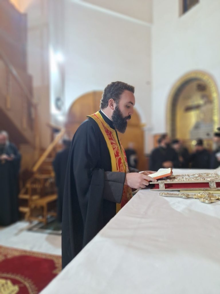 Τρισαρχιερατικός Εσπερινός στη Μονή που ίδρυσε ο Άγιος Νεκτάριος στην ...