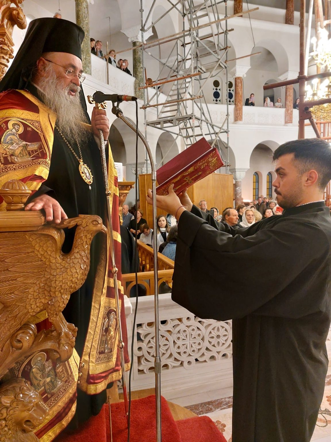 Τρισαρχιερατικός Εσπερινός στη Μονή που ίδρυσε ο Άγιος Νεκτάριος στην ...
