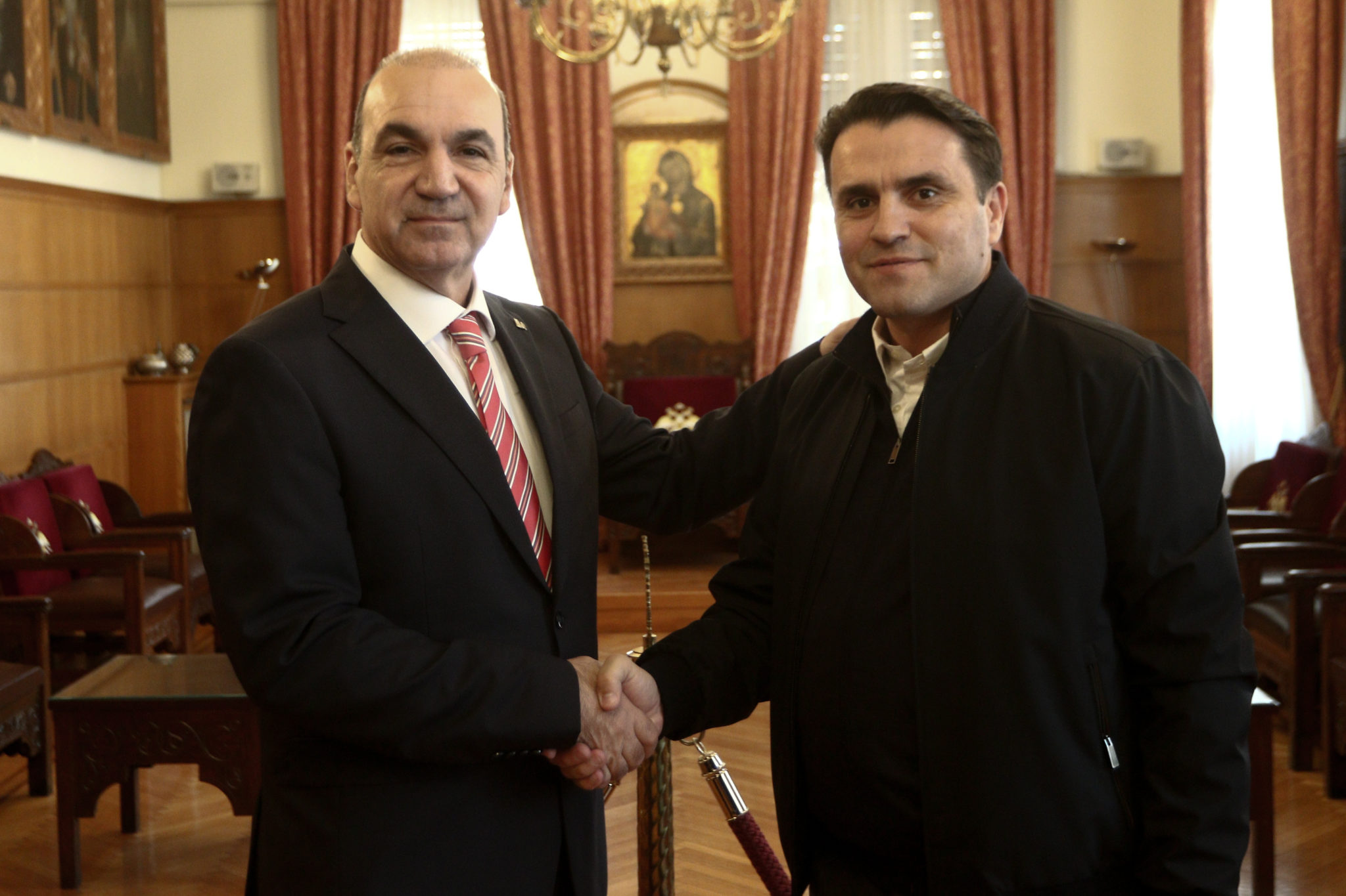 Αρχιεπίσκοπος: "Μόνο η αλληλεγγύη μεταξύ των Ελλήνων μπορεί να μας ...