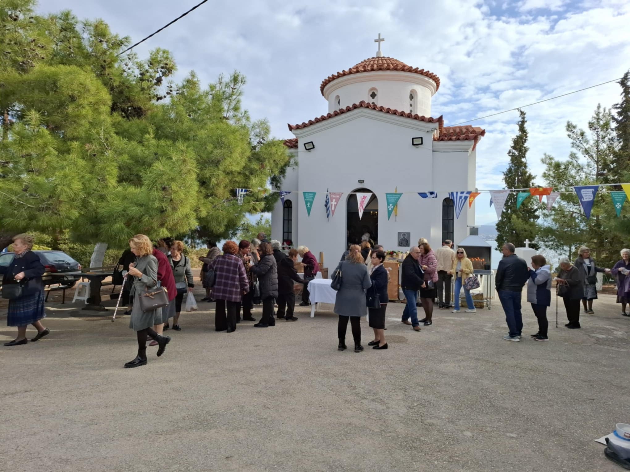 Πανηγυρική Θεία Λειτουργία στον Άγιο Μηνά Δροσιάς Χαλκίδος - Ορθοδοξία ...