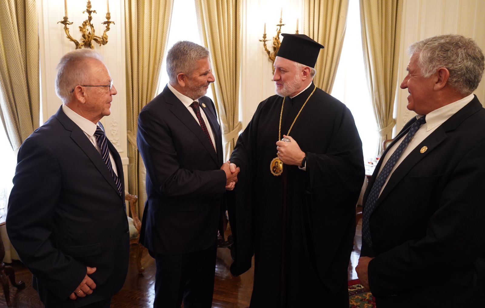 Αντιπροσωπεία του Ιατρικού Συλλόγου Αθηνών στον Αρχιεπίσκοπο Αμερικής ...