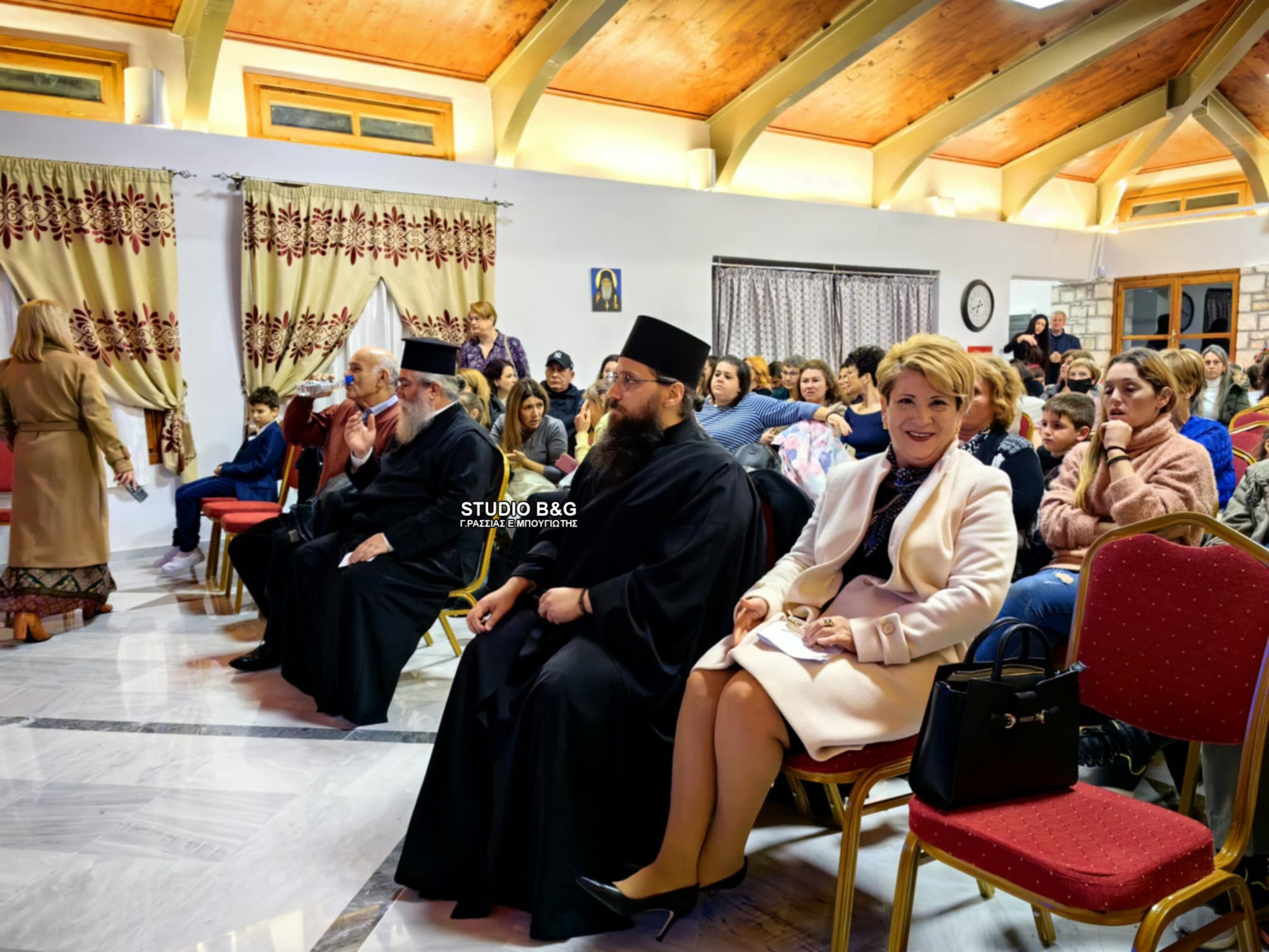 Ιερομόναχος π. Γεννάδιος Βατοπαιδινός: Δεύτε ίδωμεν πιστοί, που ...