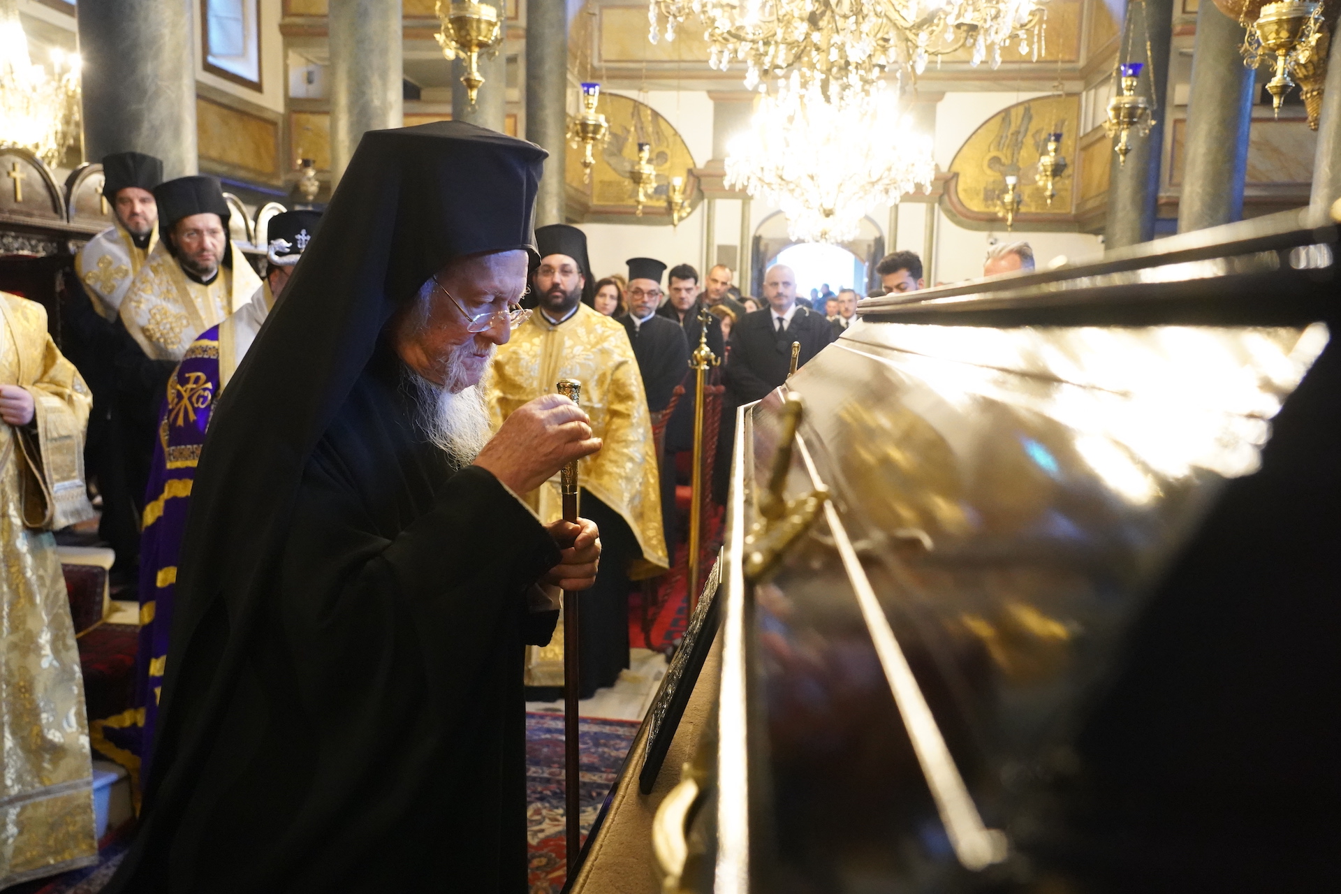 Η Εξόδιος Ακολουθία του Άρχοντος τέως Πρωτοψάλτη της Μ.τ.Χ.Ε. Λεωνίδα ...