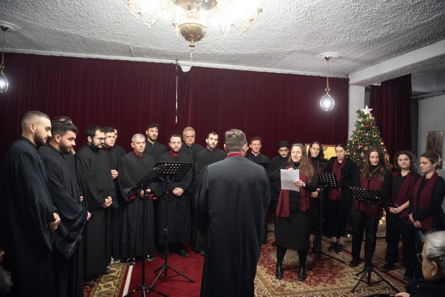 Χριστουγεννιάτικη γιορτή αγάπης και αλληλεγγύης στον Ιερό Ναό Αγίου ...