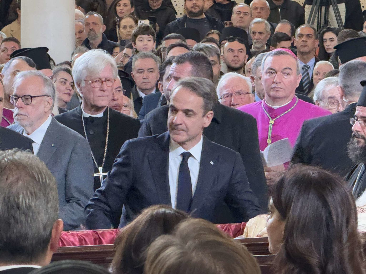 Η Ελληνική και Αλβανική ηγεσία στην Εξόδιο Ακολουθία του Αρχιεπισκόπου ...