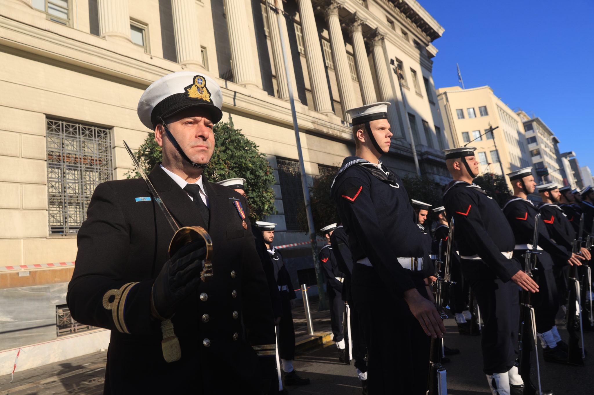 Προεξάρχοντος του Αρχιεπισκόπου Ιερωνύμου τα Θεοφάνεια στον Πειραιά ...