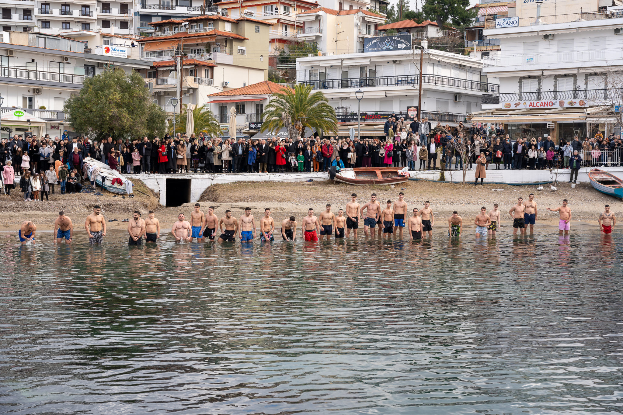 Η εορτή των Θεοφανείων στην θάλασσα του Νέου Μαρμαρά Χαλκιδικής ...