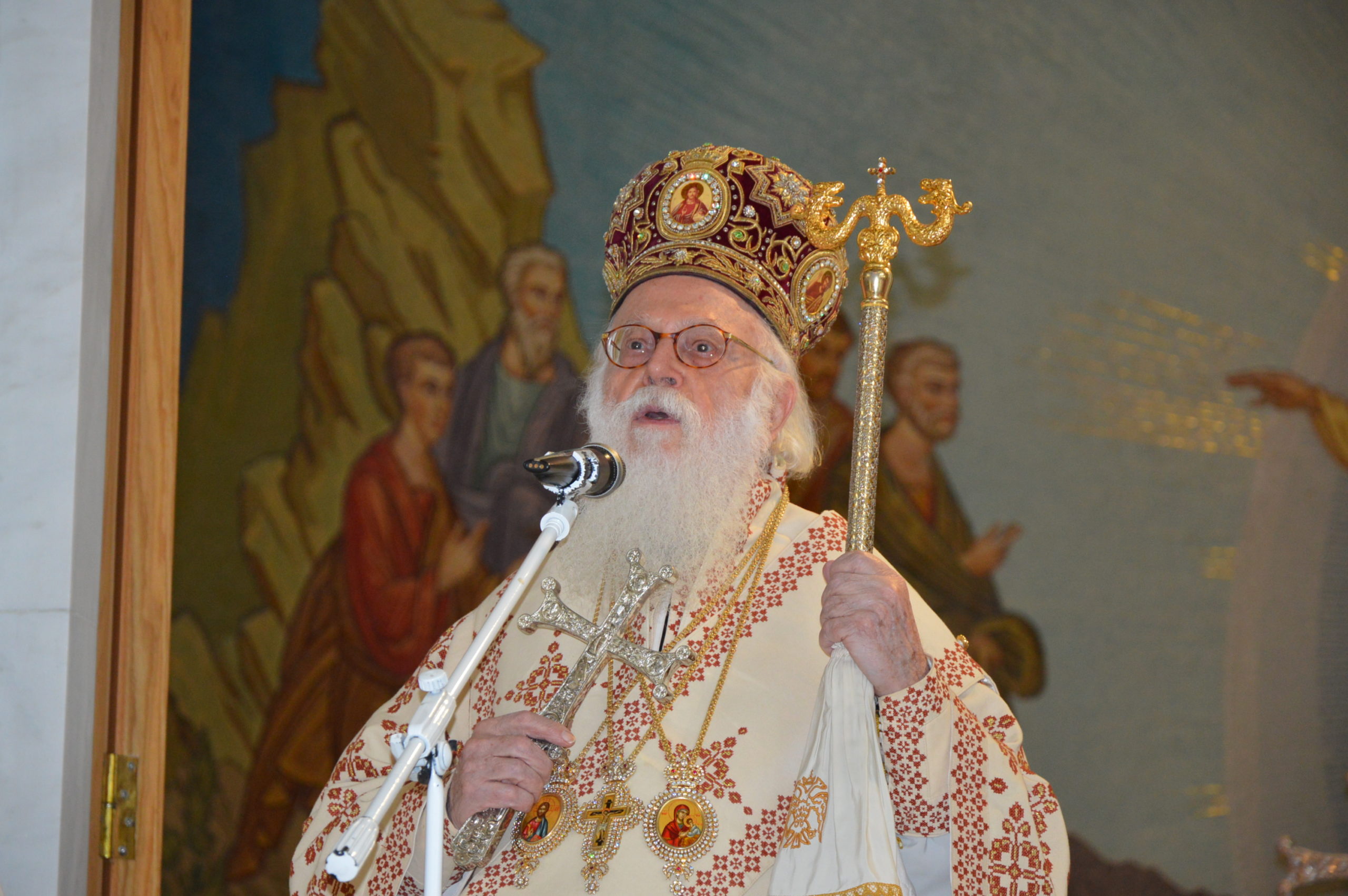 Ρεπορτάζ- Σταθερή η κατάσταση της υγείας του Αρχιεπισκόπου Αλβανίας με ...