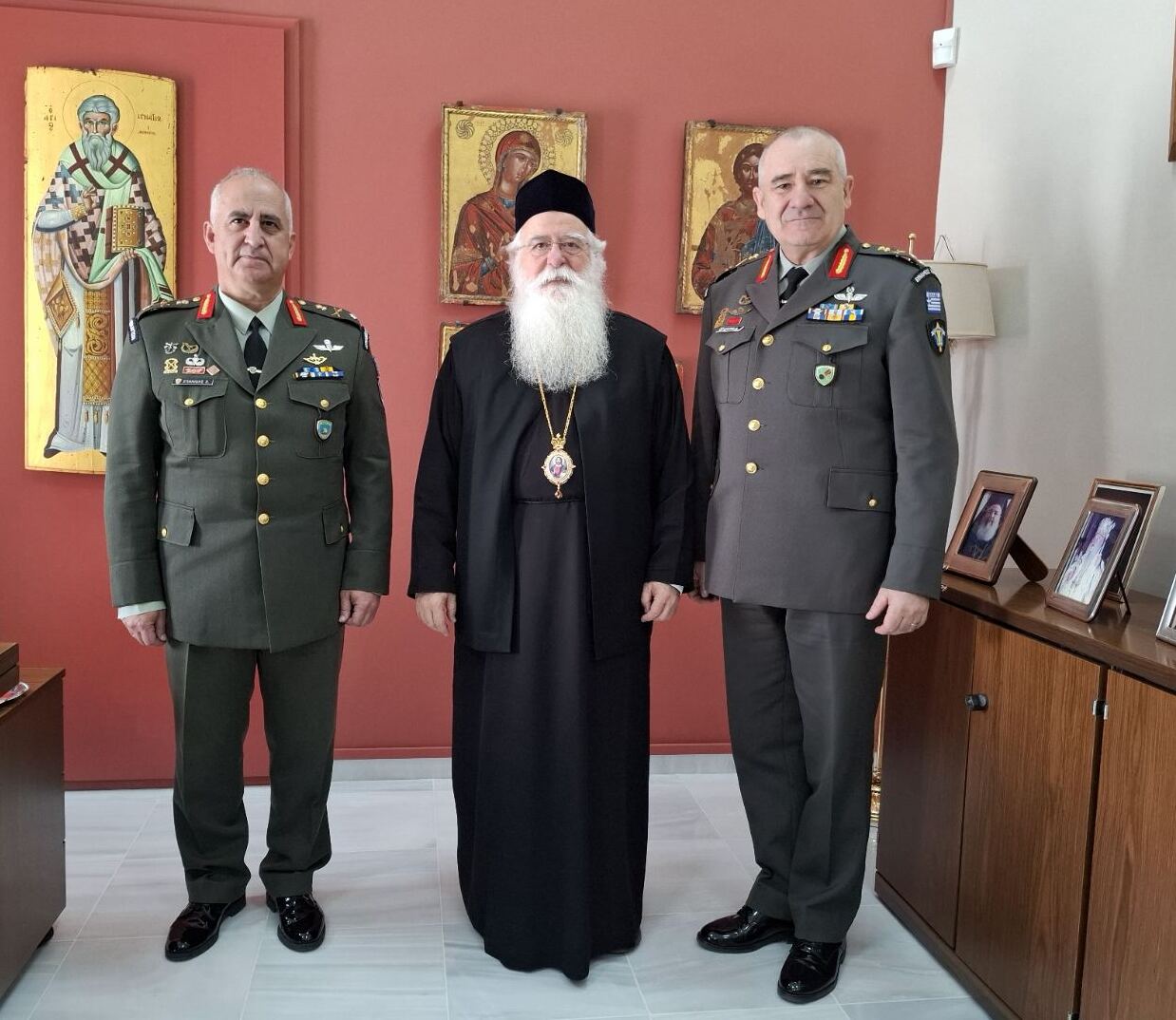 Εθιμοτυπικές επισκέψεις στον Μητροπολίτη Δημητριάδος - Ορθοδοξία News ...