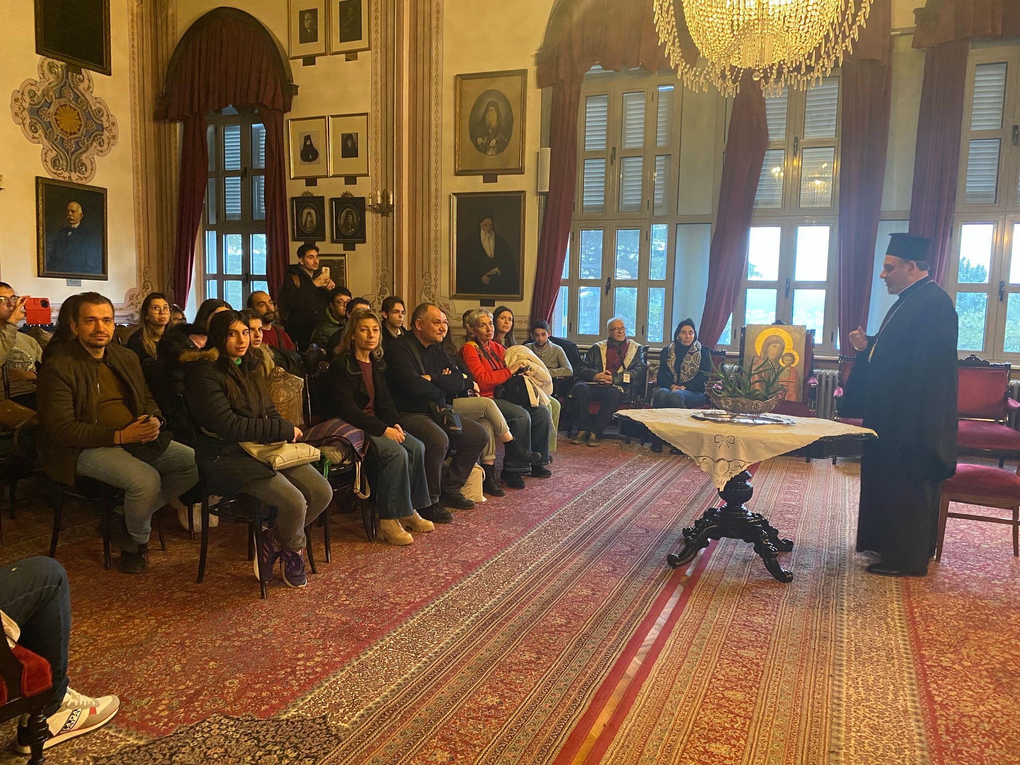 Καθηγητές και φοιτητές του Δημοκριτείου Πανεπιστημίου στην Θεολογική ...