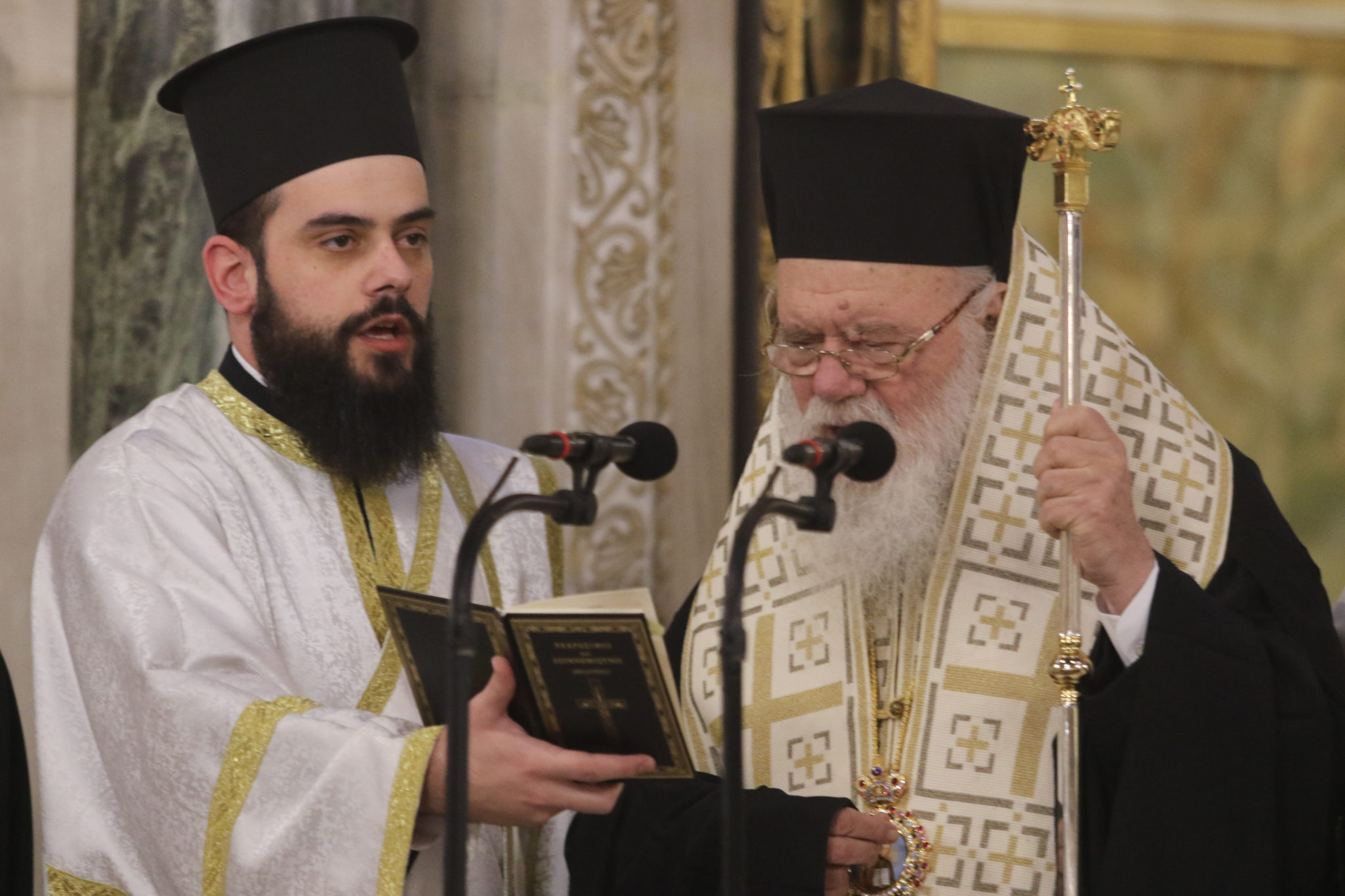 Τρισάγιο υπέρ αναπαύσεως των θυμάτων της τραγωδίας των Τεμπών στον Ιερό ...
