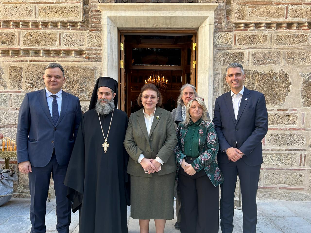Λίνα Μενδώνη: Οι Άγιοι Θεόδωροι, μνημείο ιστορίας και πολιτισμού του ...