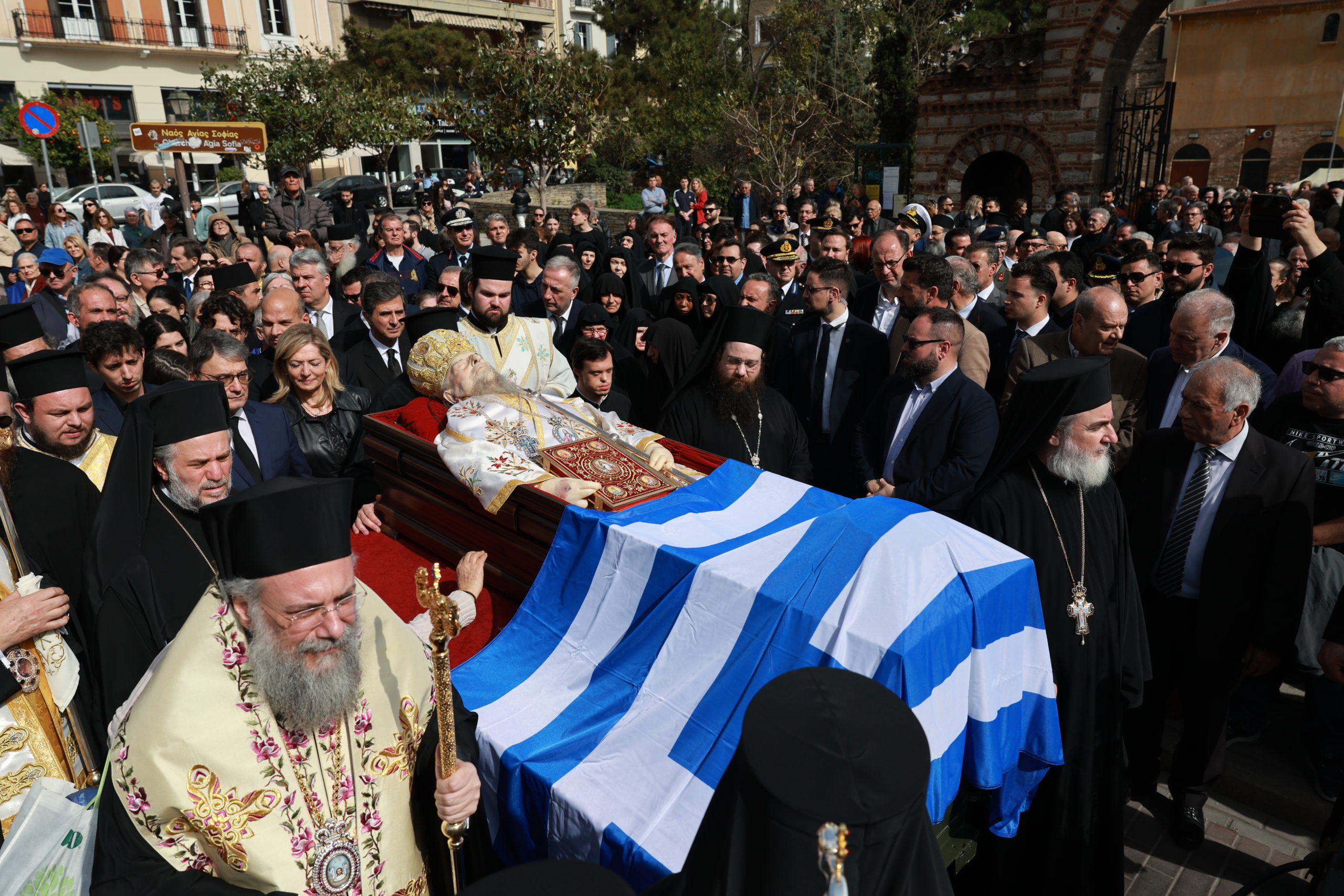 Το "ύστατο χαίρε" στον μακαριστό Μητροπολίτη πρώην Θεσσαλονίκης κυρό ...
